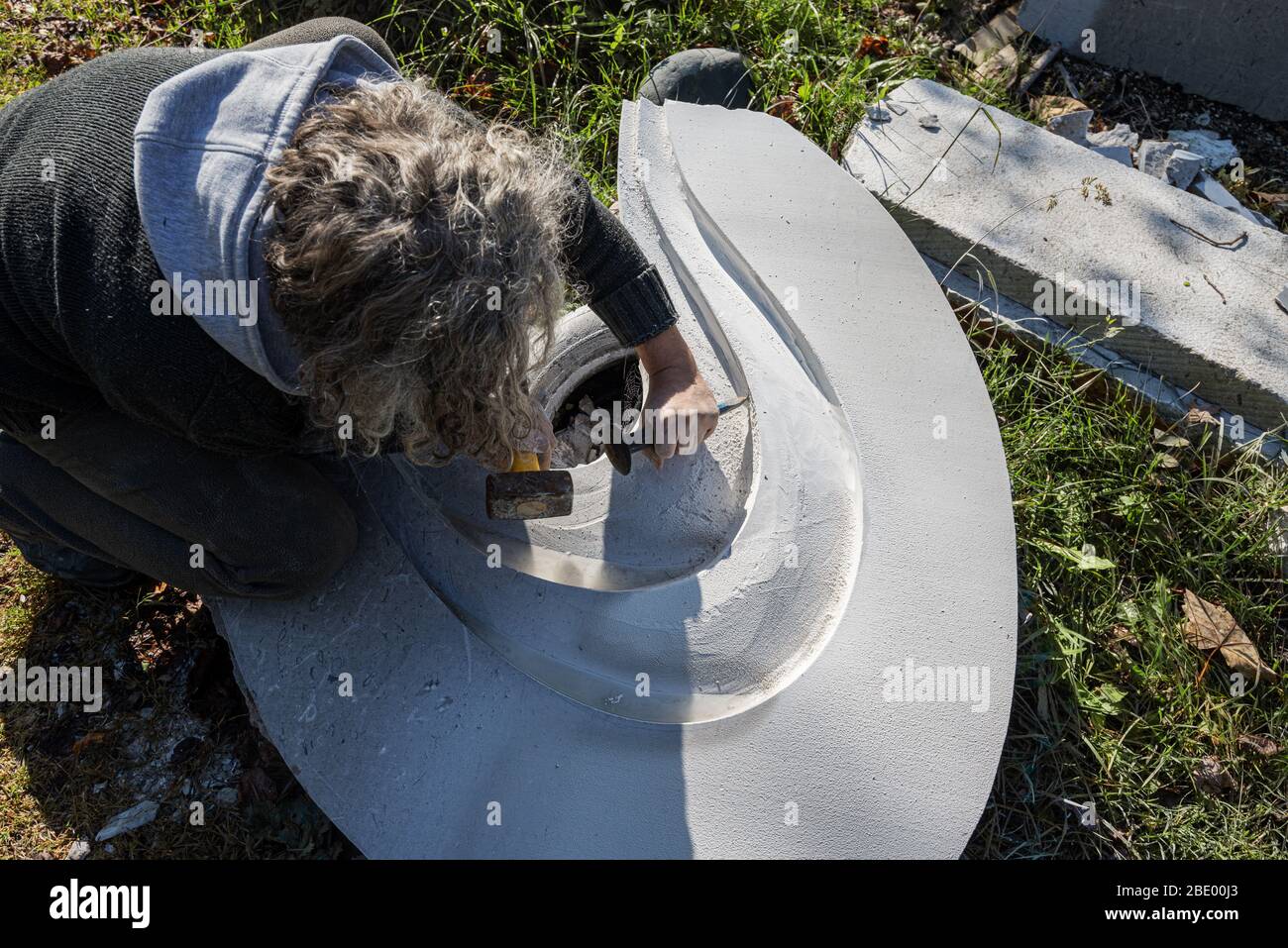 White marble carver hi-res stock photography and images - Alamy