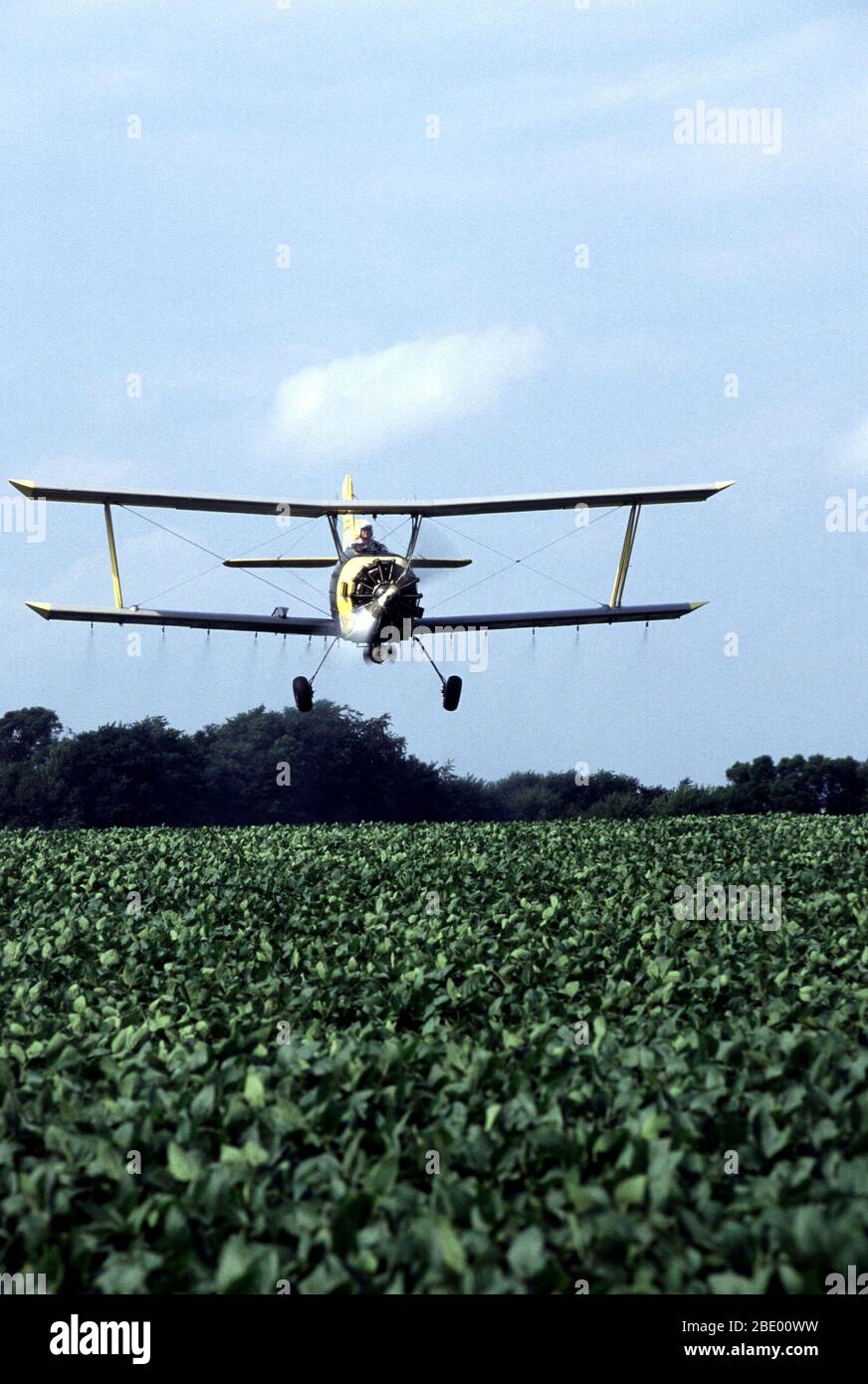 Crop dusting planes hi-res stock photography and images - Alamy