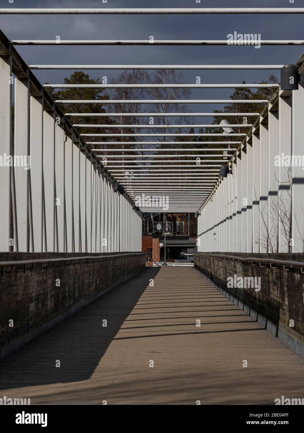 Pedestrian bridge over highway hi-res stock photography and images - Alamy