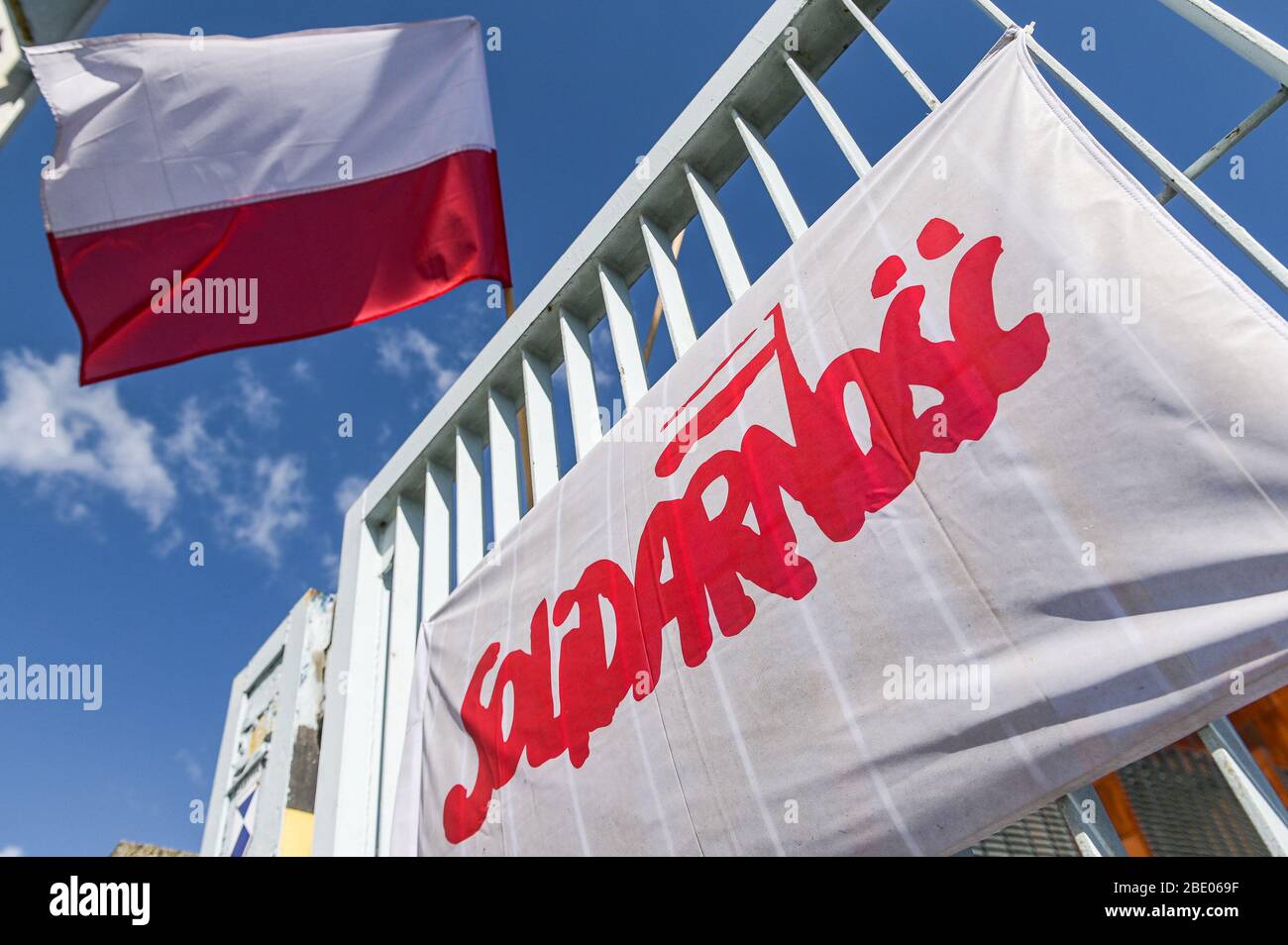 Solidarnosc flag hi-res stock photography and images - Alamy
