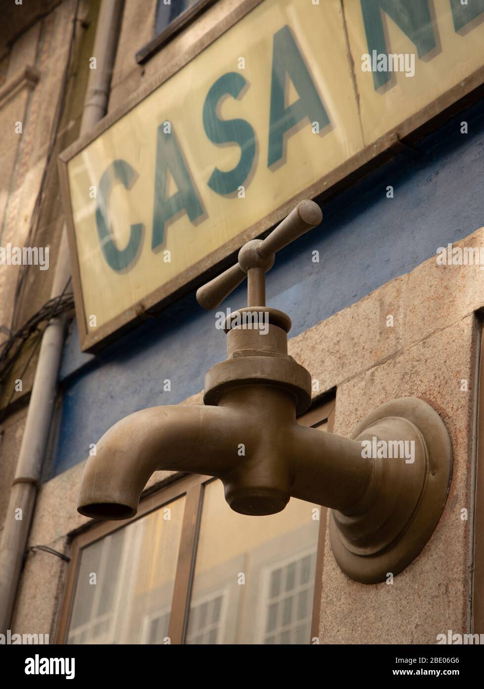 Old tap hi-res stock photography and images - Alamy
