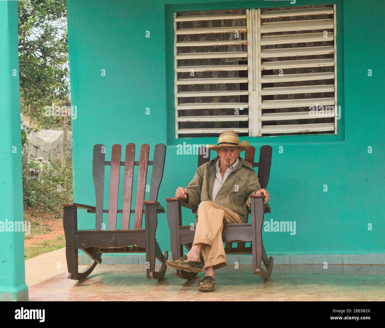 Guajiro tobacco farmer and his cigar in Viñales, Cuba Stock Photo - Alamy