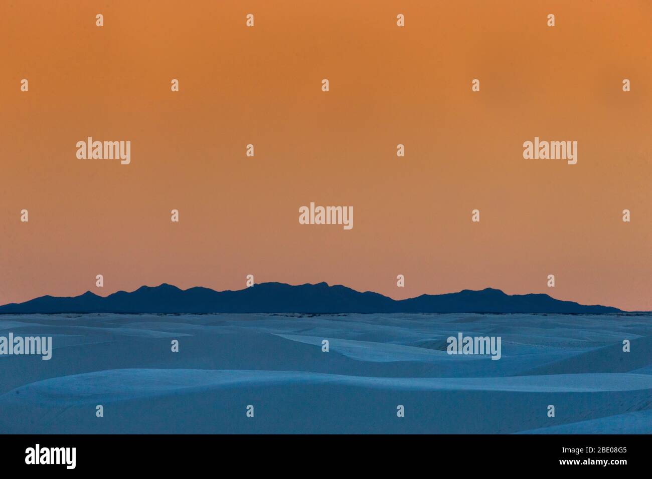 Horizontal desert landscape hi-res stock photography and images - Alamy