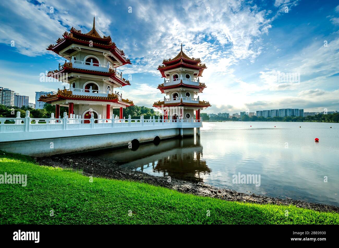 Chinese garden temple Singapore Stock Photo - Alamy
