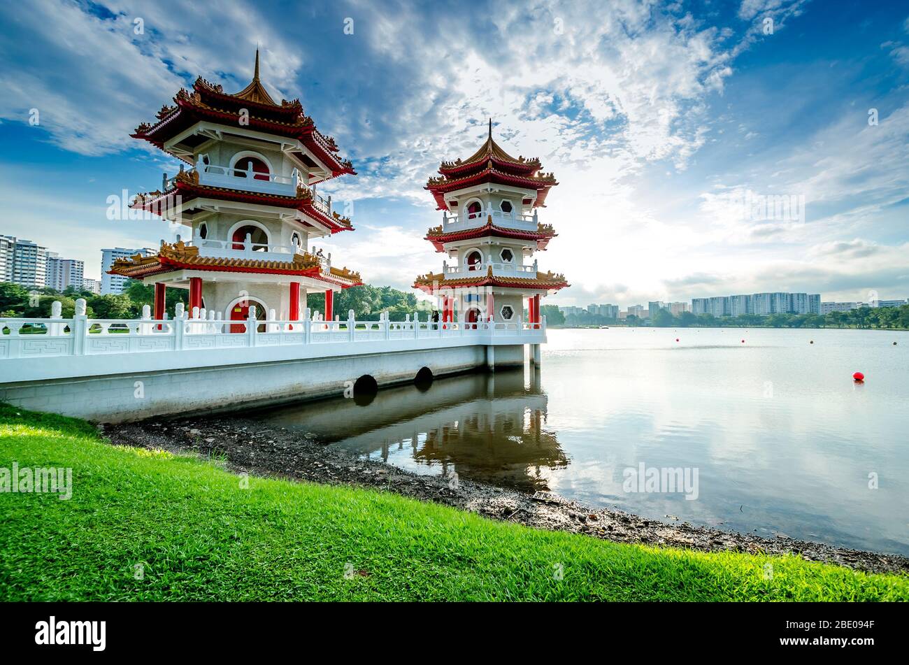 Chinese garden temple Singapore Stock Photo - Alamy