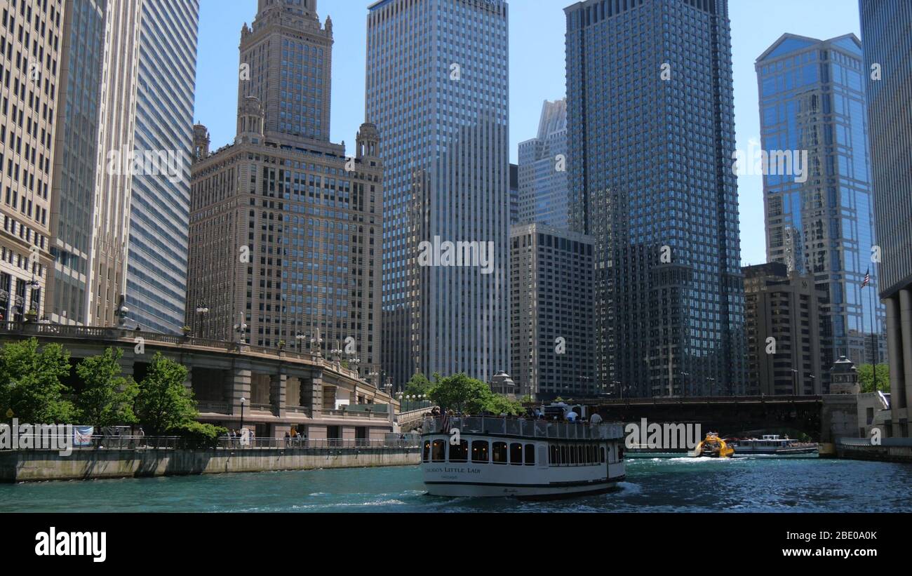 The Bridges over Chicago River - CHICAGO, UNITED STATES - JUNE 11, 2019 ...