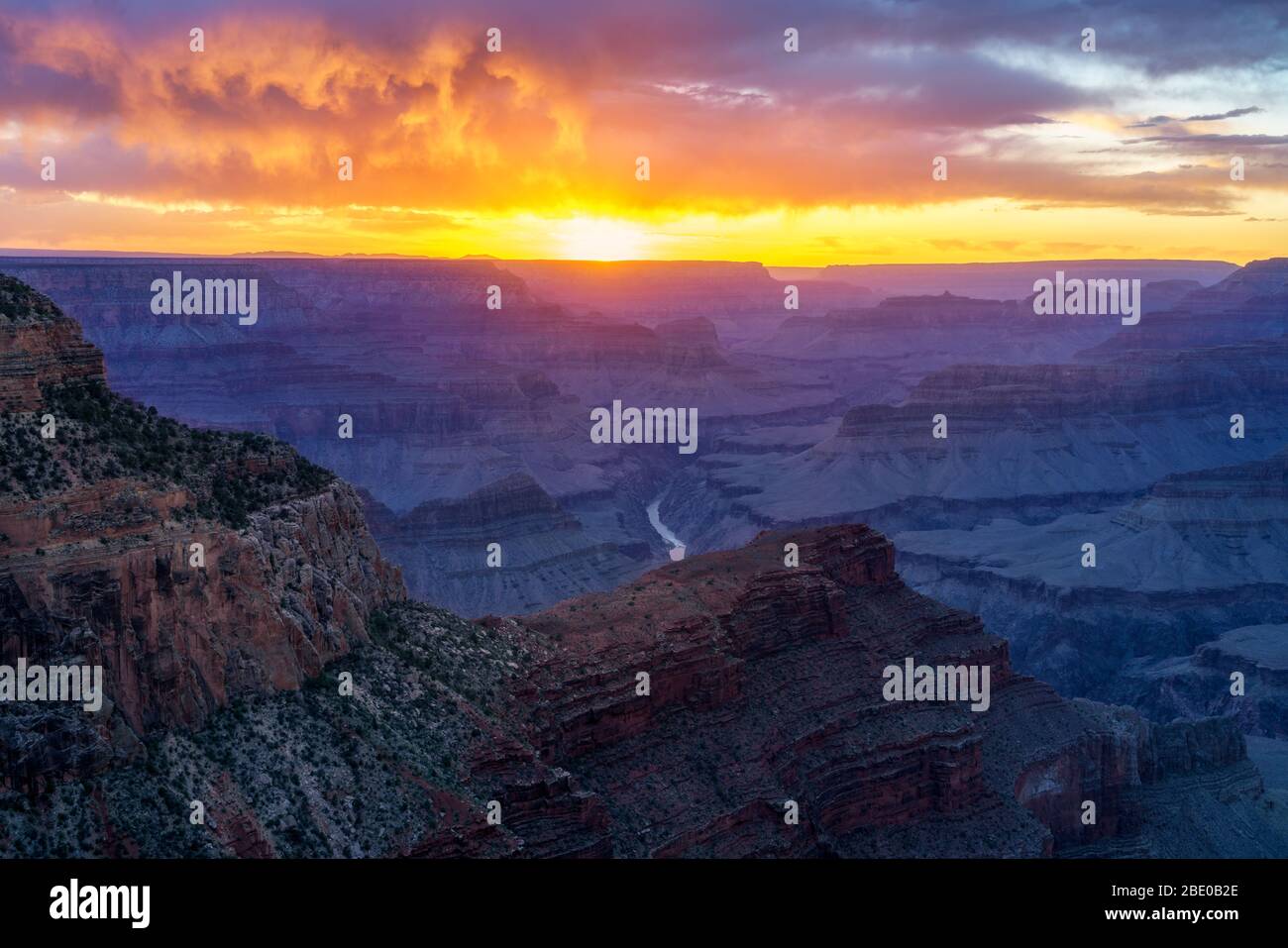 sunset at hopi point on the rim trail at the south rim of grand canyon ...