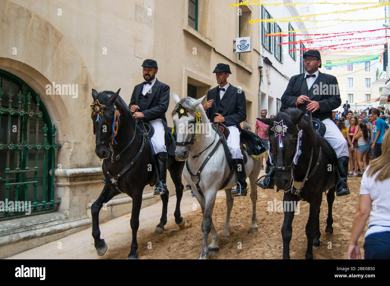 Traditional spanish street hi-res stock photography and images - Alamy
