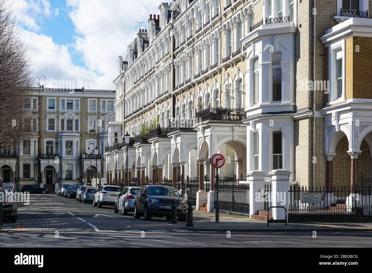 House terraced victorian hi-res stock photography and images - Alamy
