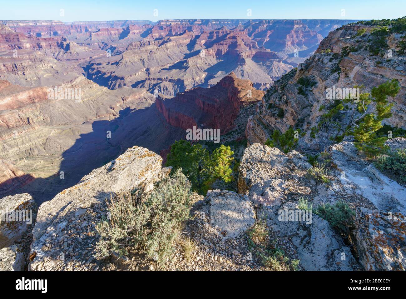 hiking the rim trail to mohave point at the south rim of grand canyon ...
