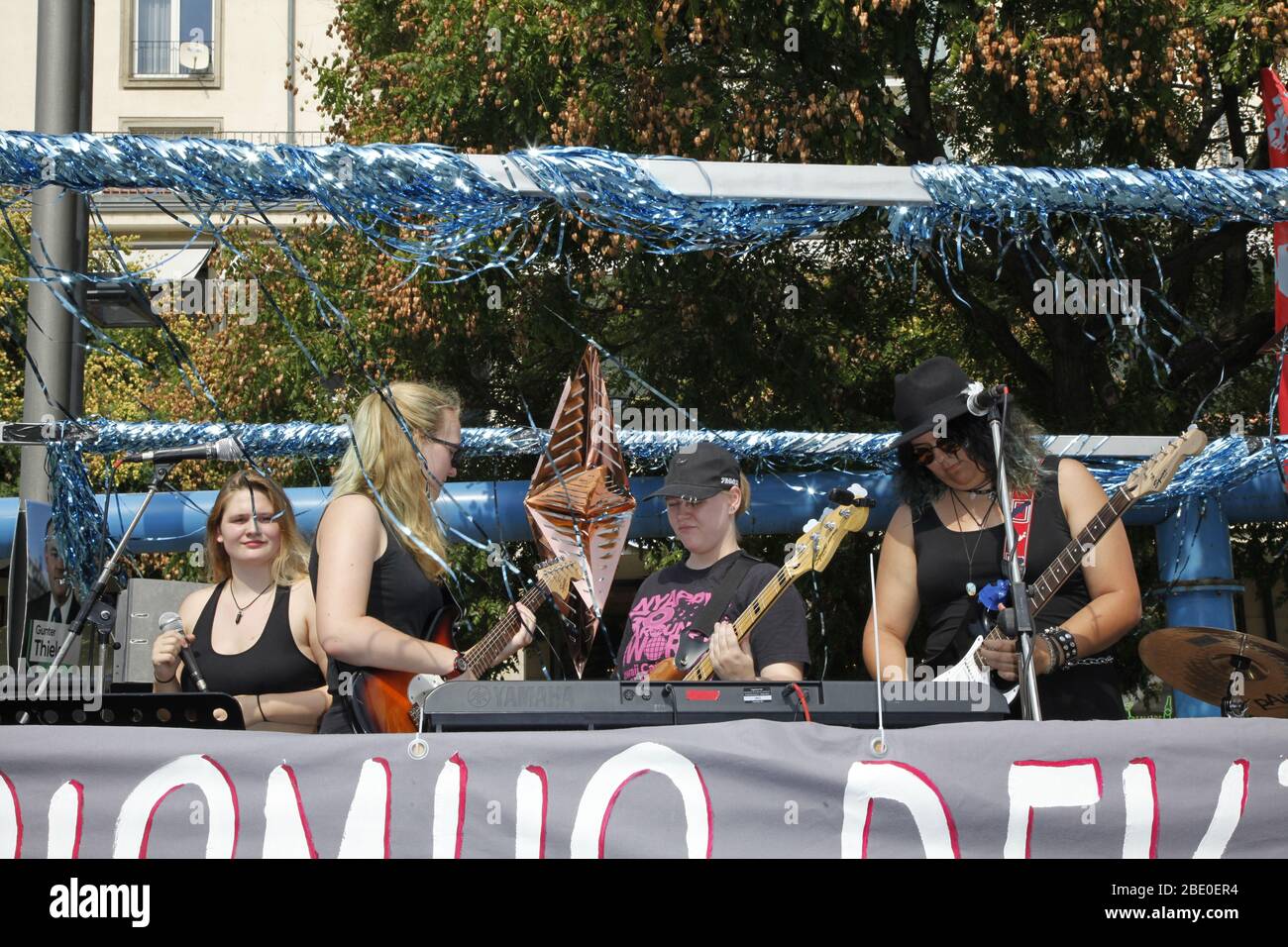 Gleichberechtigung für flüchtlinge hi-res stock photography and images - Alamy