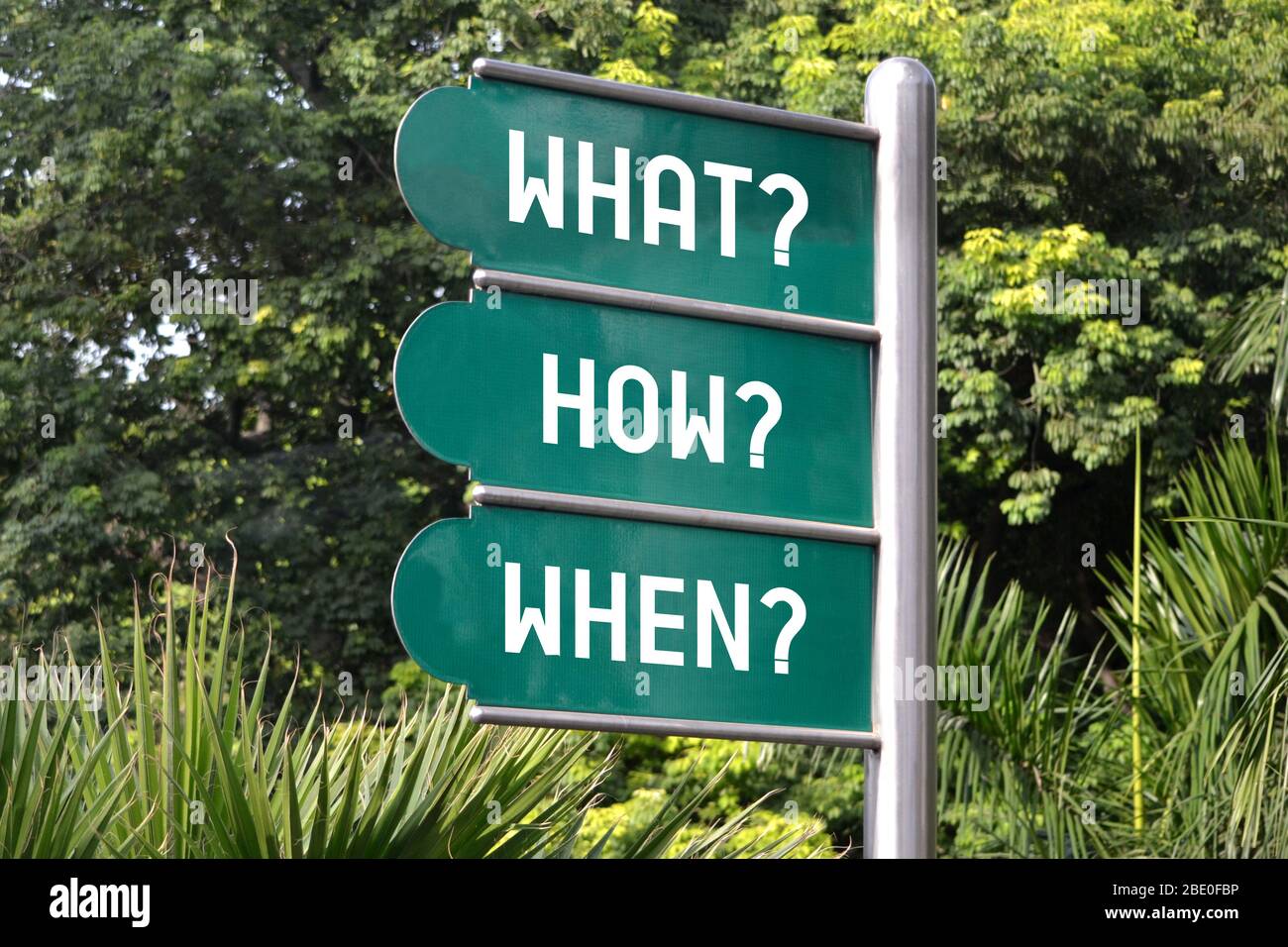 Green roadsign hi-res stock photography and images - Alamy