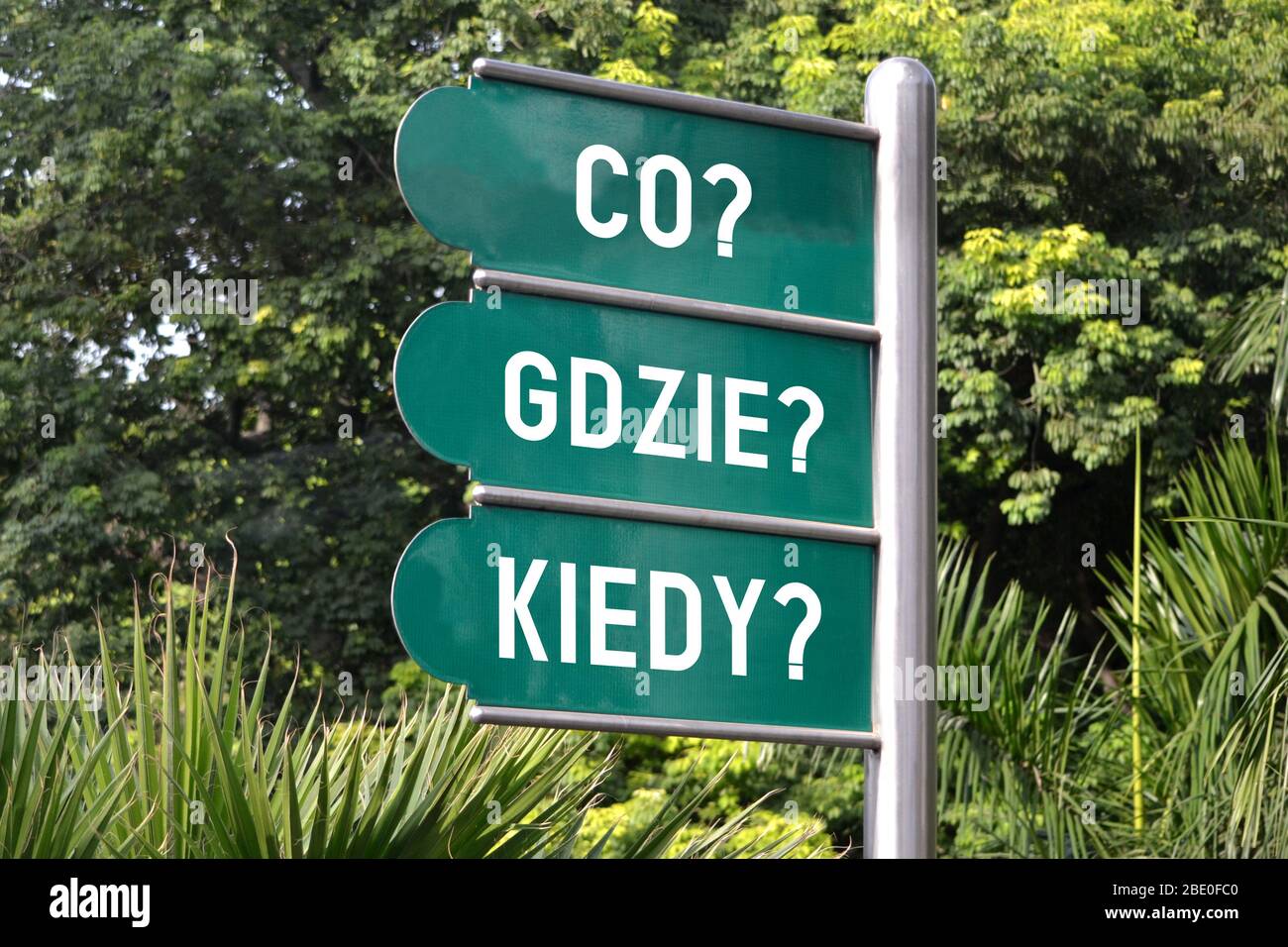 Green roadsign hi-res stock photography and images - Alamy