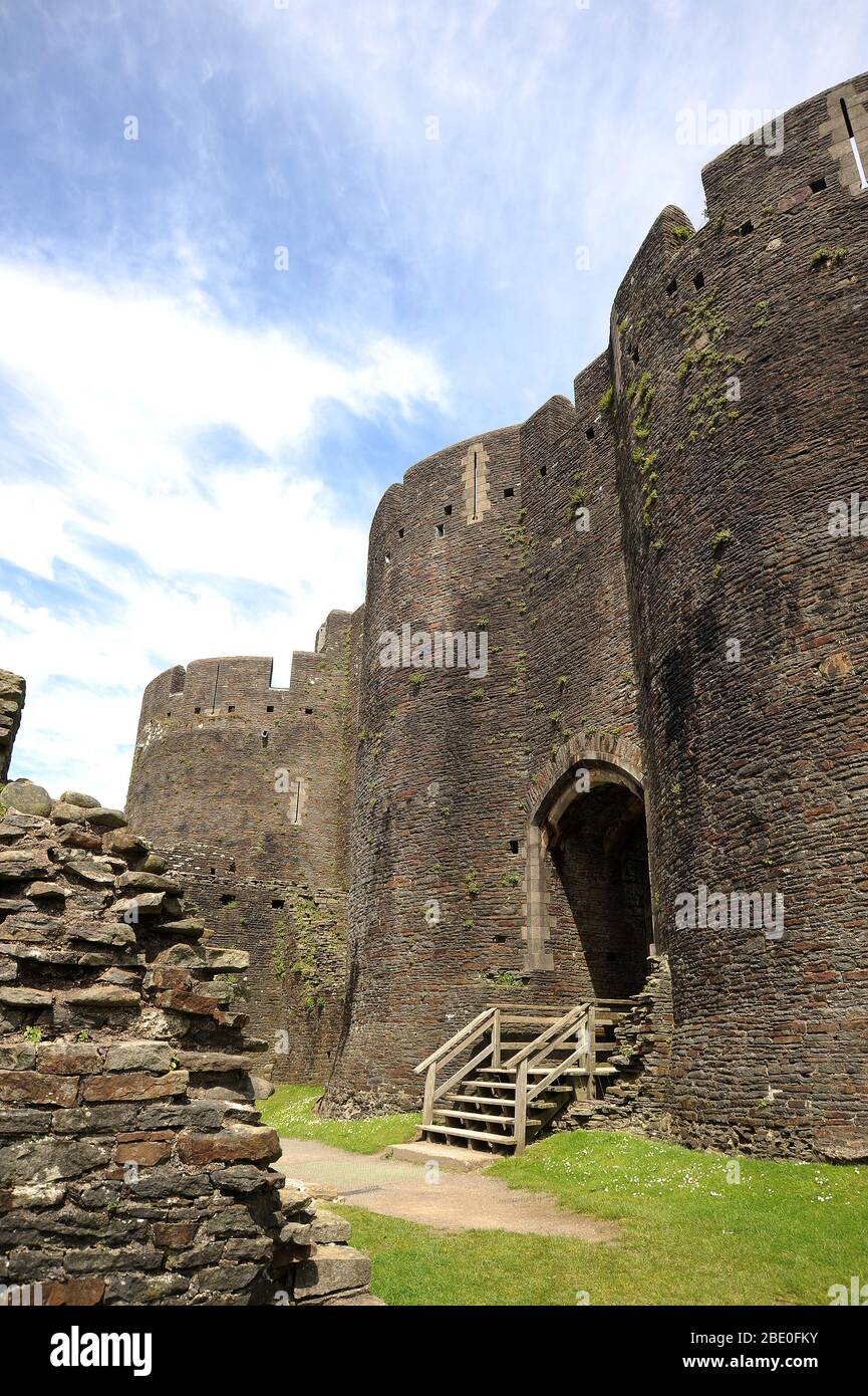 Caerphilly castle gatehouse hi-res stock photography and images - Alamy