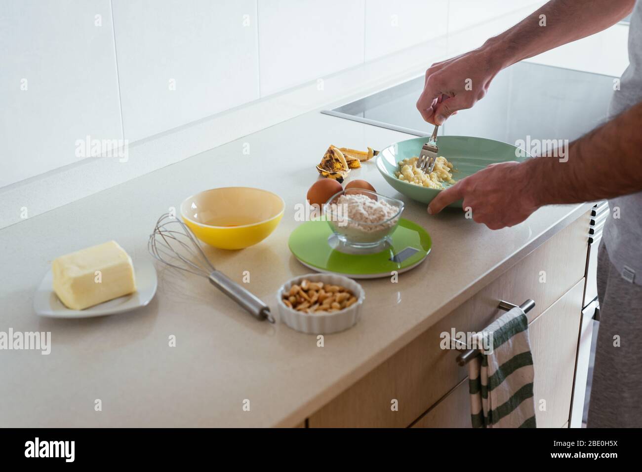 Baking man young hi-res stock photography and images - Alamy