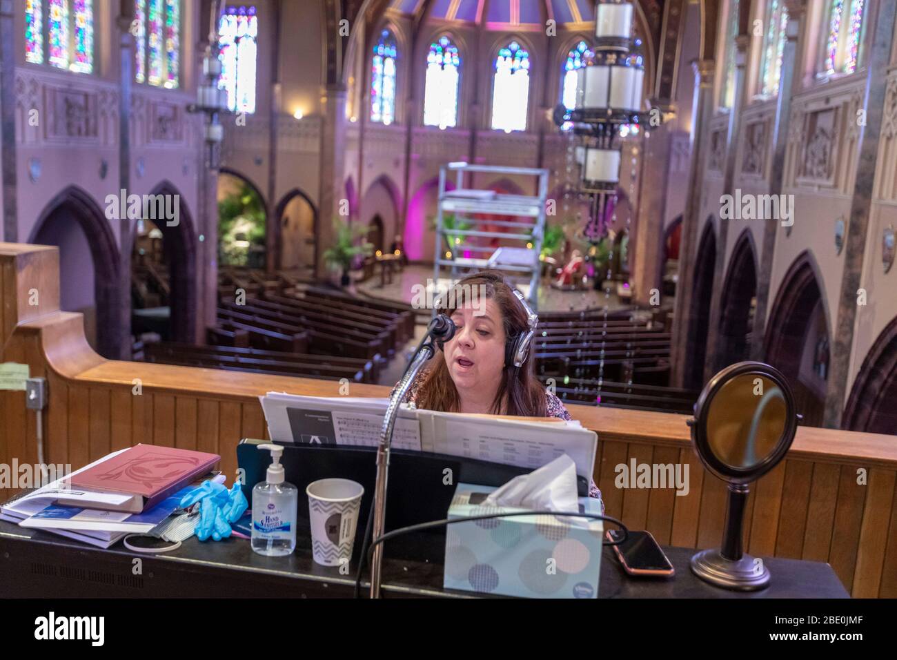 Catholic church music minister hi-res stock photography and images - Alamy