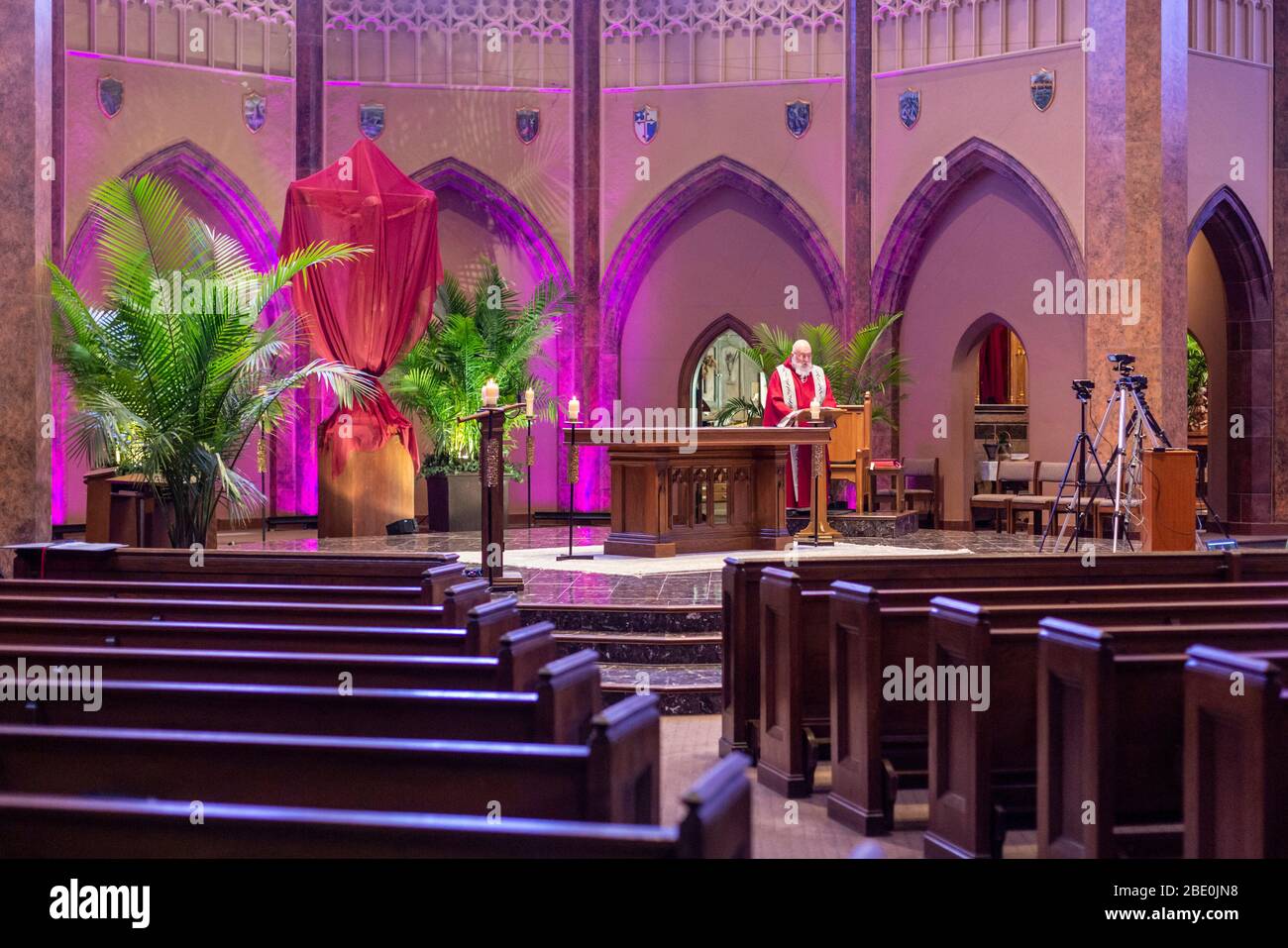 Timothy west 2020 hi-res stock photography and images - Alamy