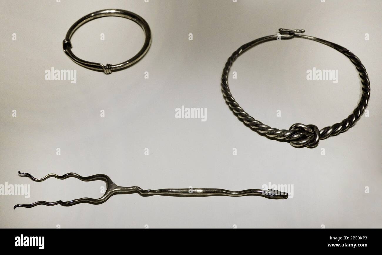 Torques hi-res stock photography and images - Alamy