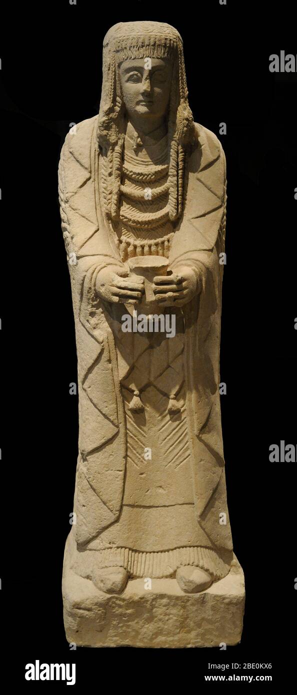 Offerant hi-res stock photography and images - Alamy