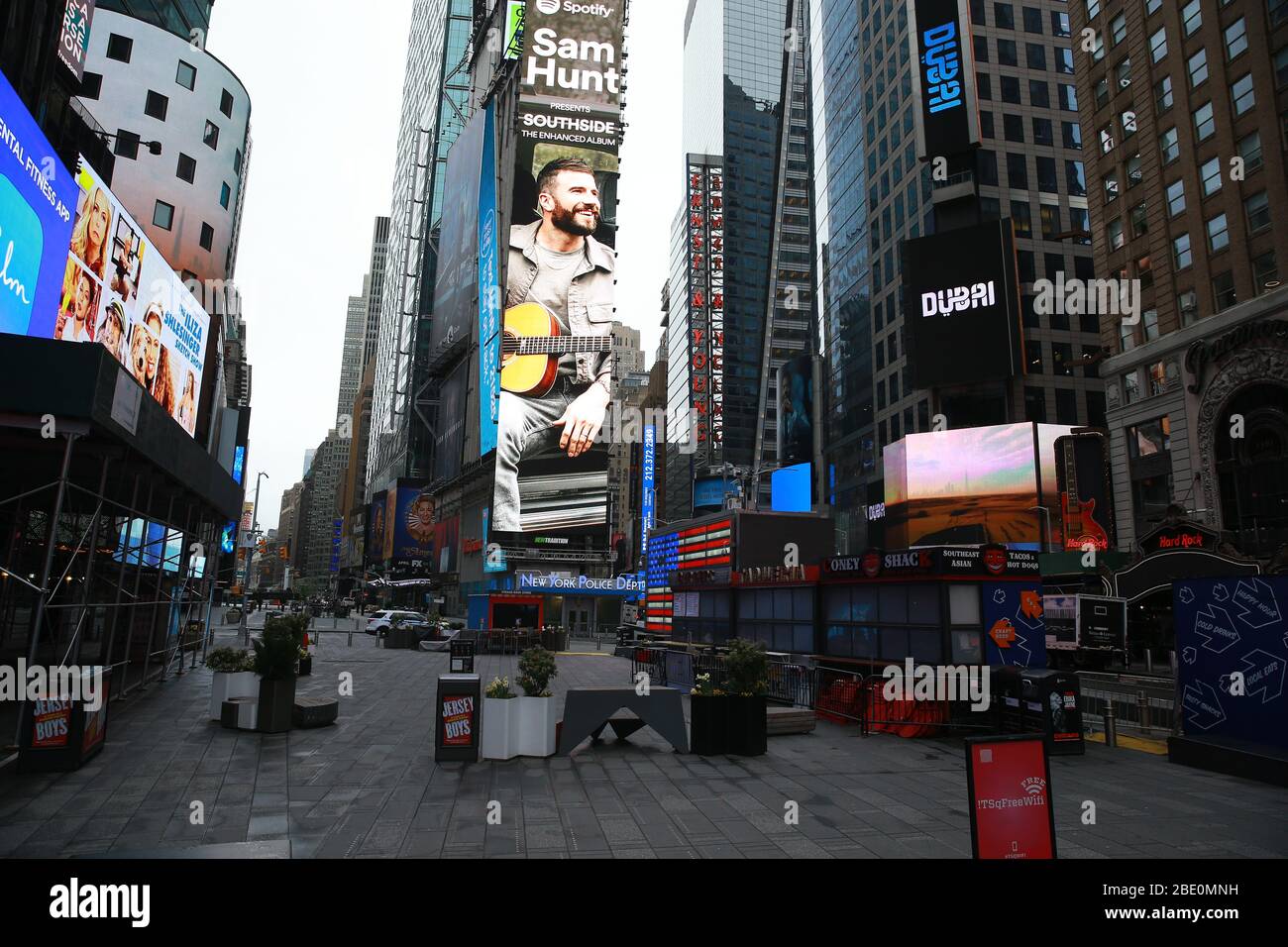Empty landmarks times square hi-res stock photography and images - Alamy