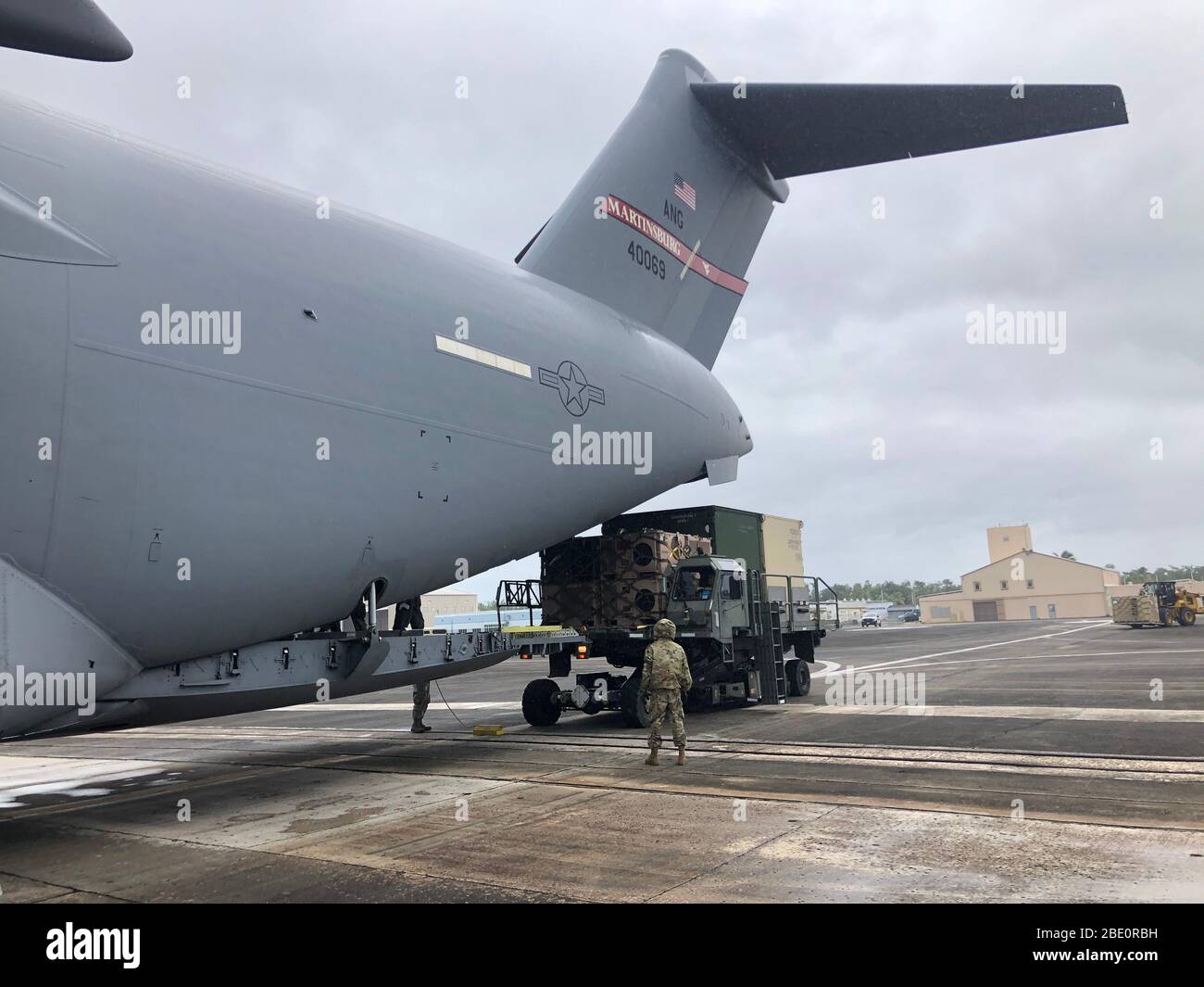 156th airlift squadron hi-res stock photography and images - Alamy