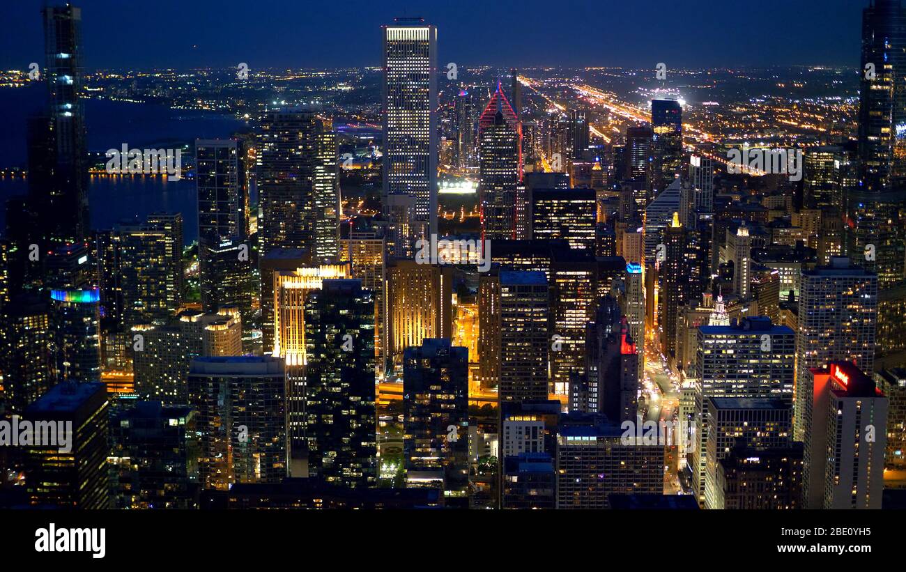 Chicago aerial night streets hi-res stock photography and images - Alamy