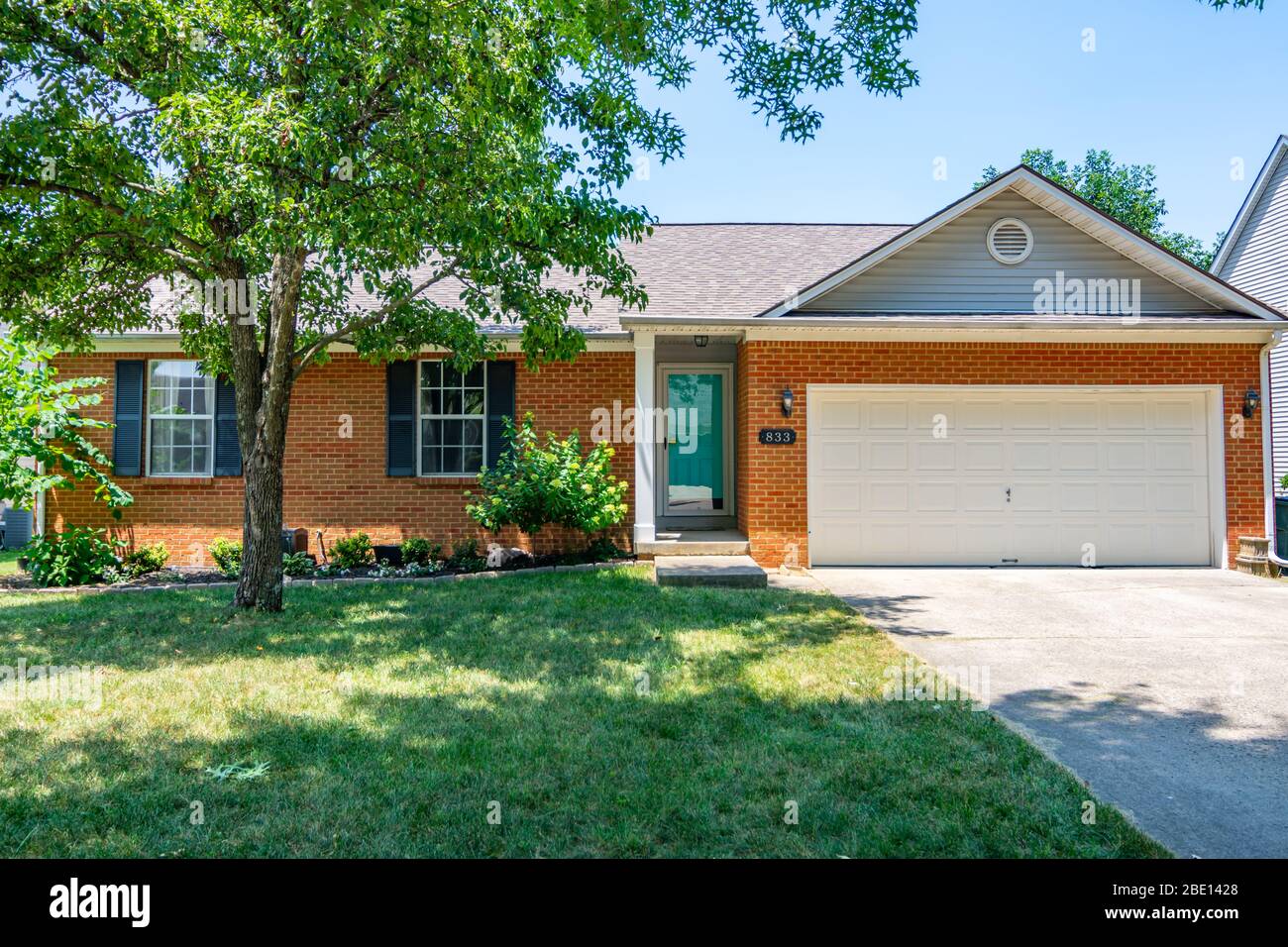 One story ranch style middle class American home Stock Photo - Alamy