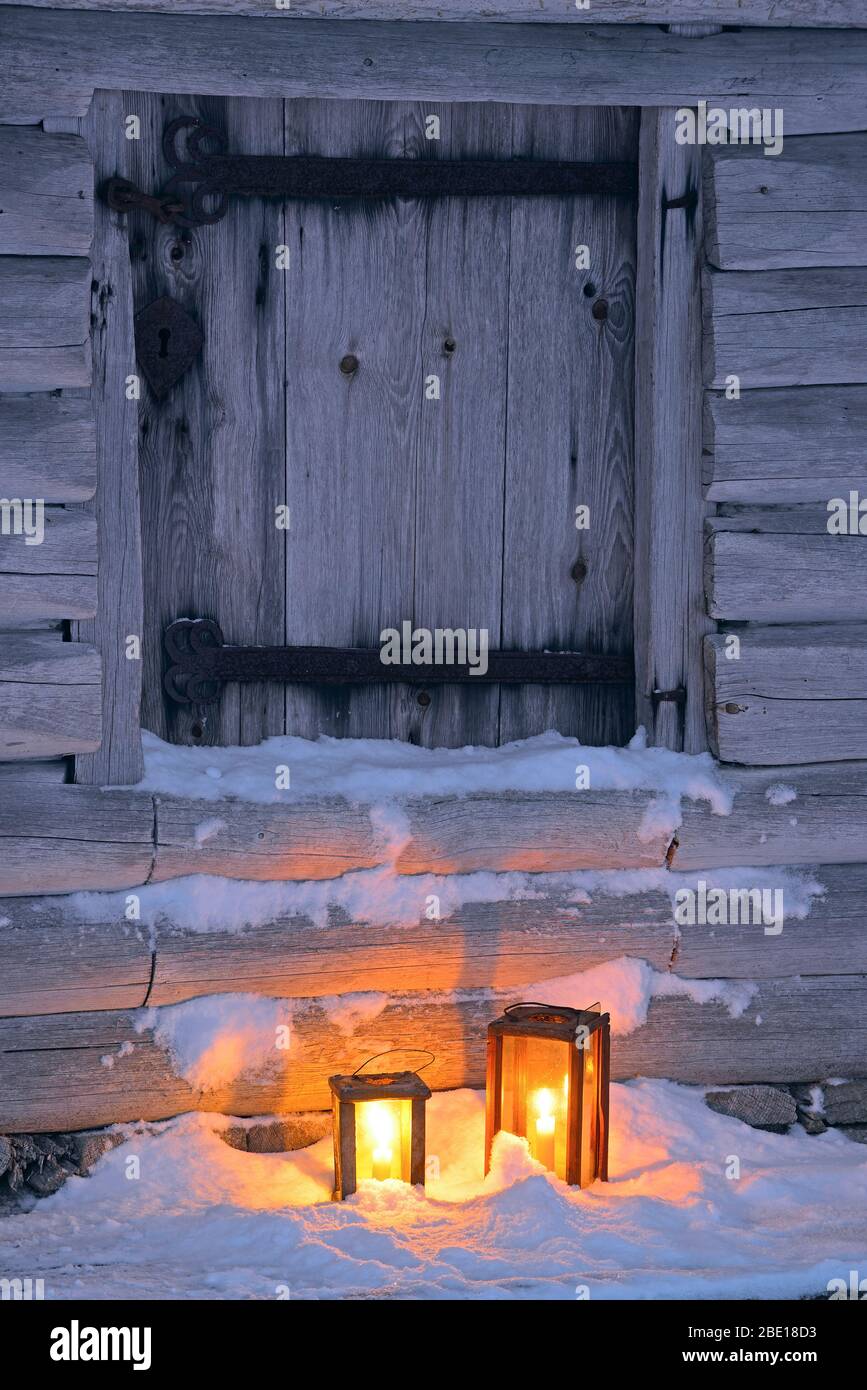 Old stable door hi-res stock photography and images - Alamy