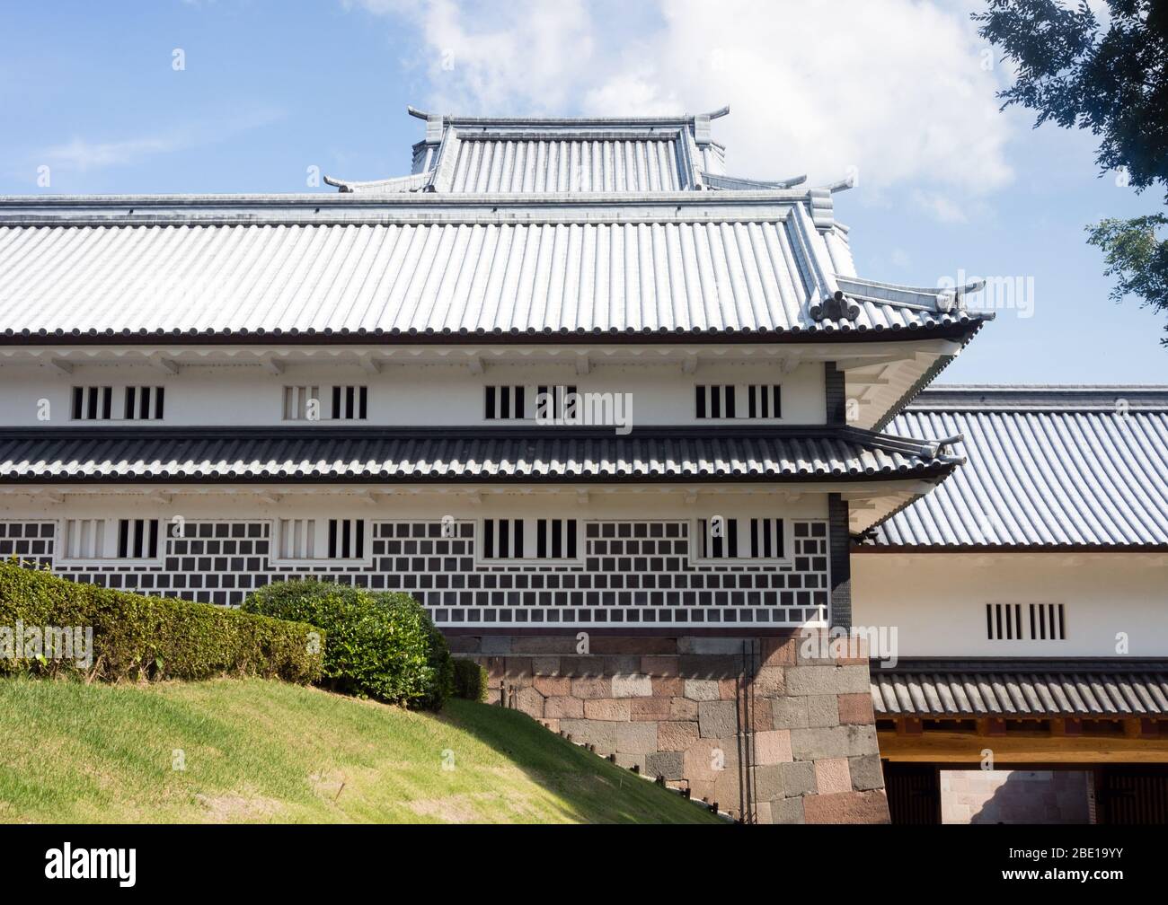 Traditional Japanese samurai castle in Kanazawa Stock Photo - Alamy