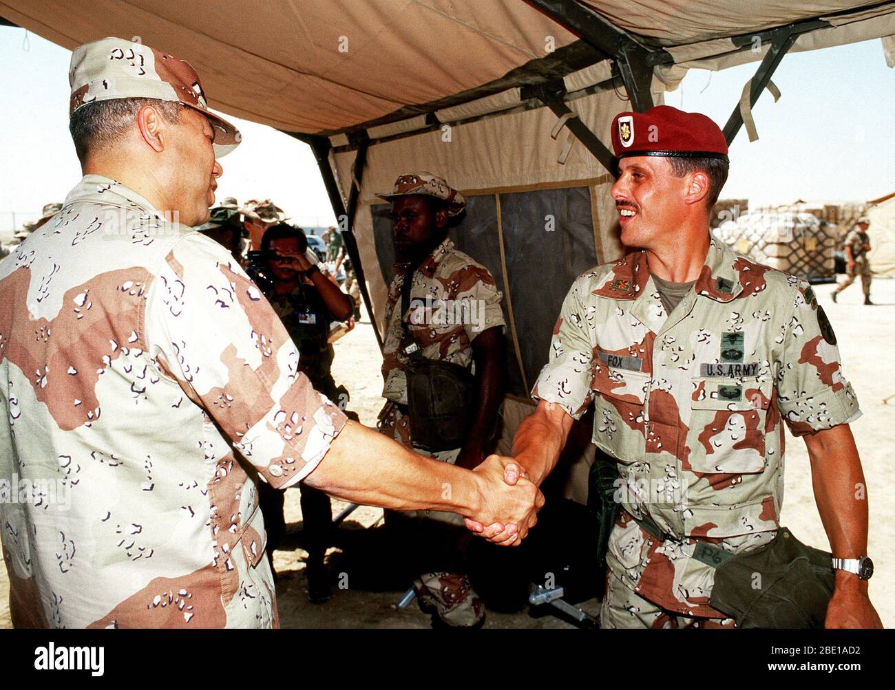 Gen. Colin Powell, chairman of the Joint Chiefs of Staff, meets Maj ...