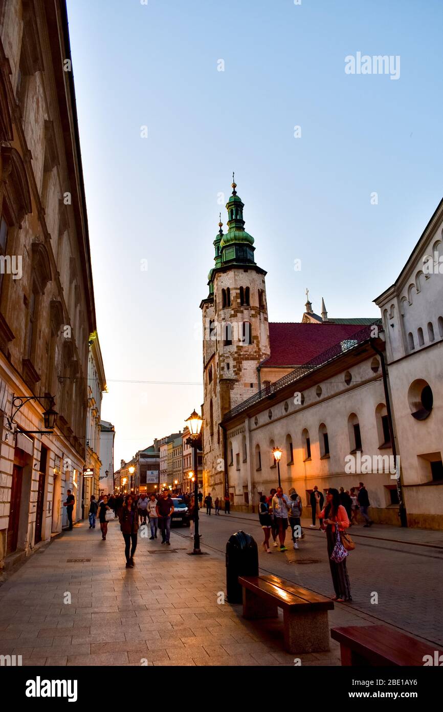 Beautiful streets in square hi-res stock photography and images - Alamy