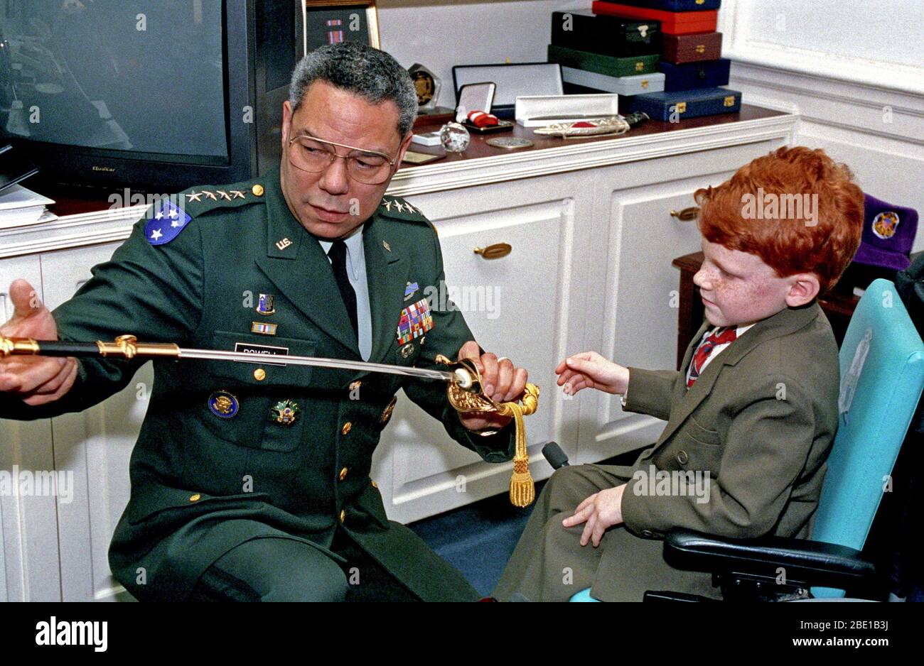 U.S. Army General Colin Powell, Chairman of the Joint Chiefs of Staff ...