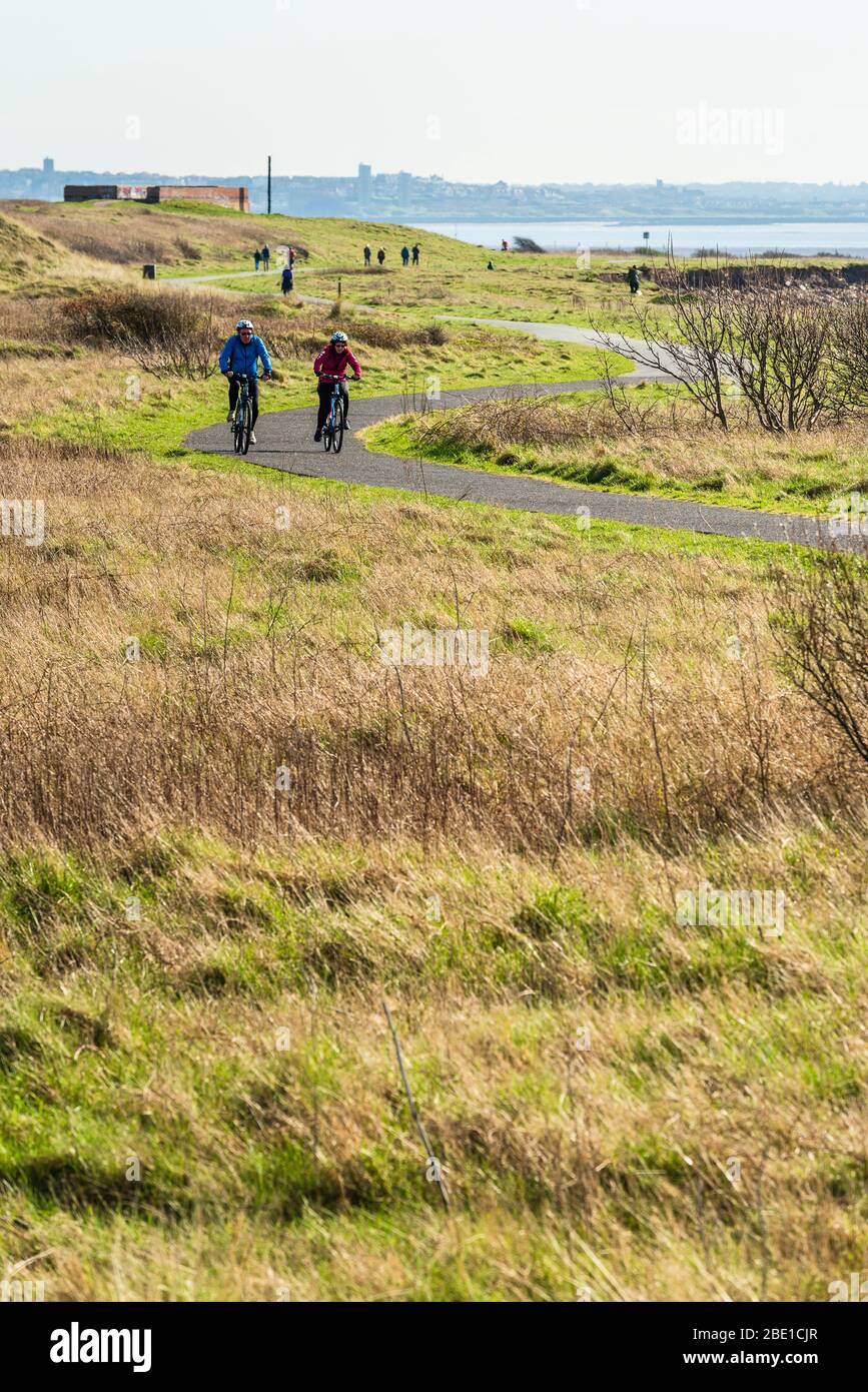 Coastal cycle route hi-res stock photography and images - Alamy