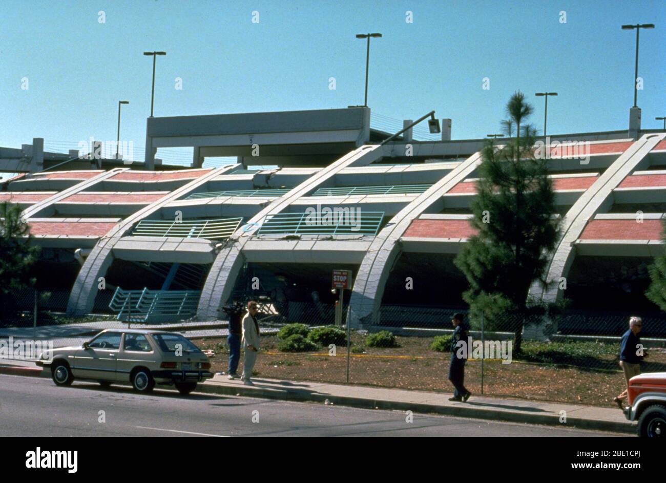 Northridge earthquake hi-res stock photography and images - Alamy