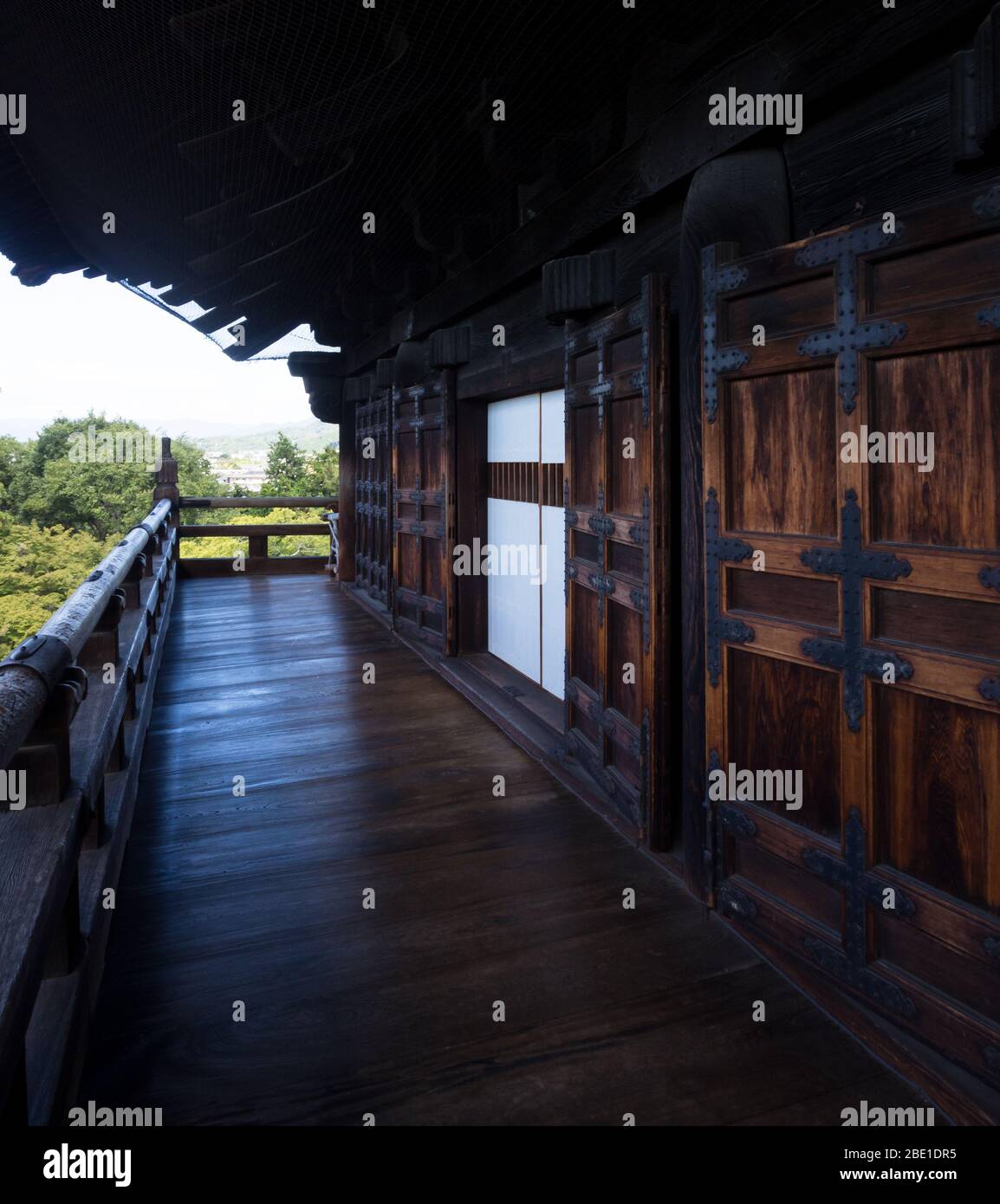 Japan japanese veranda buddhist hi-res stock photography and images - Alamy