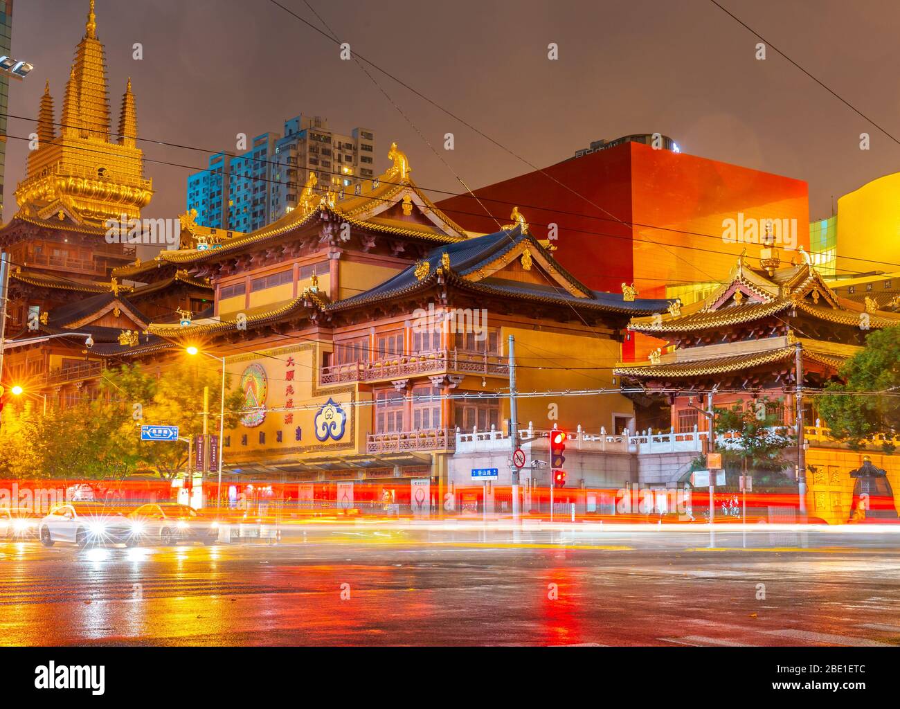 Jing An temple in Shanghai, China Stock Photo - Alamy