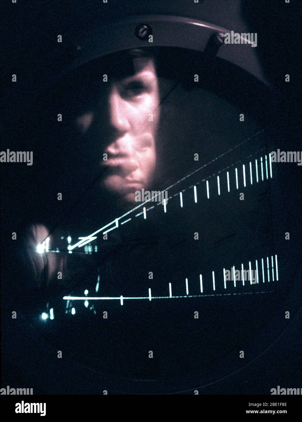 Precision approach radar scope hi-res stock photography and images - Alamy