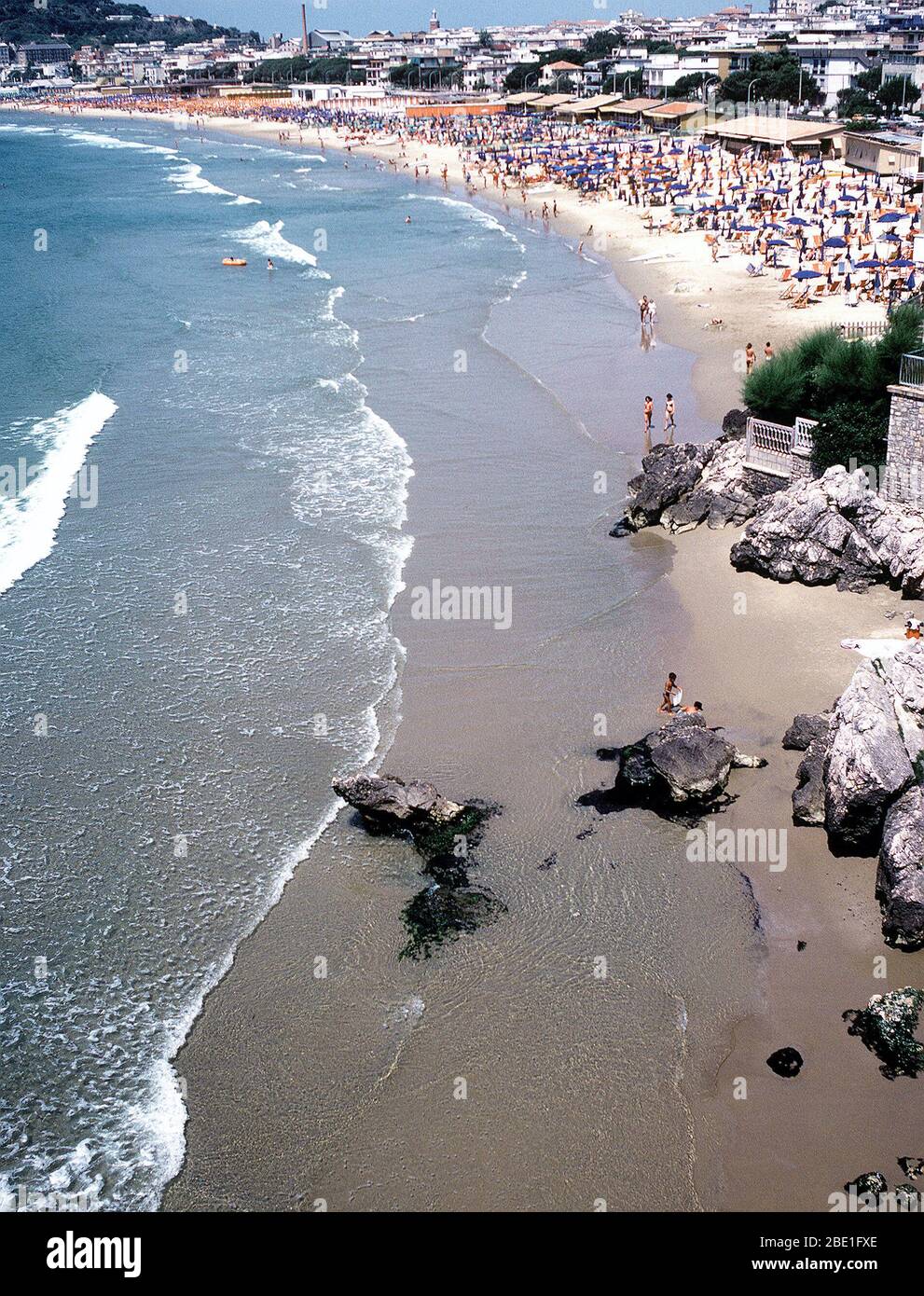 1980s beach scene italy hi-res stock photography and images - Alamy