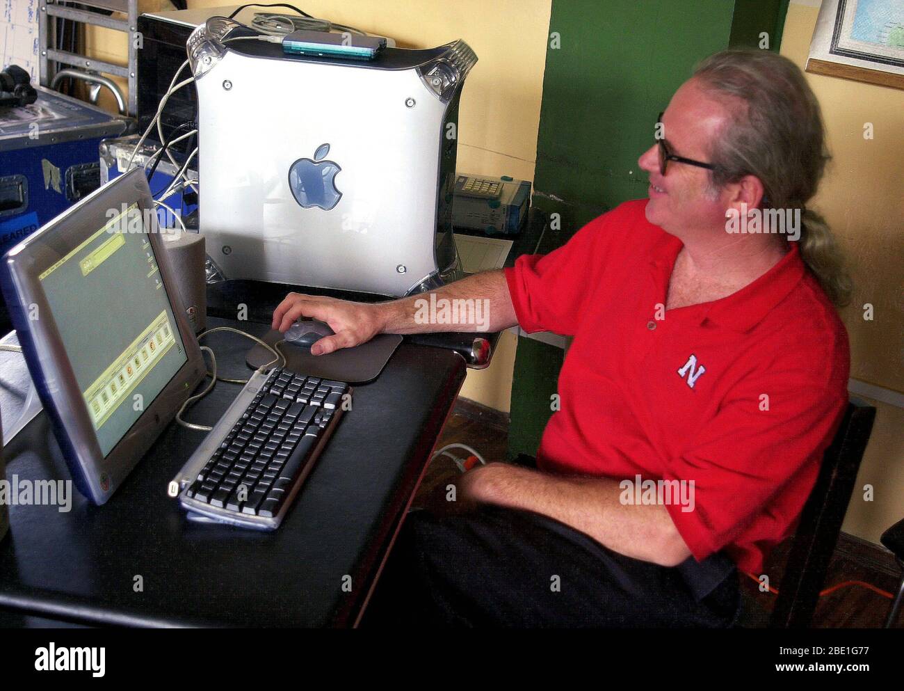 Year 2001 desktop hi-res stock photography and images - Alamy