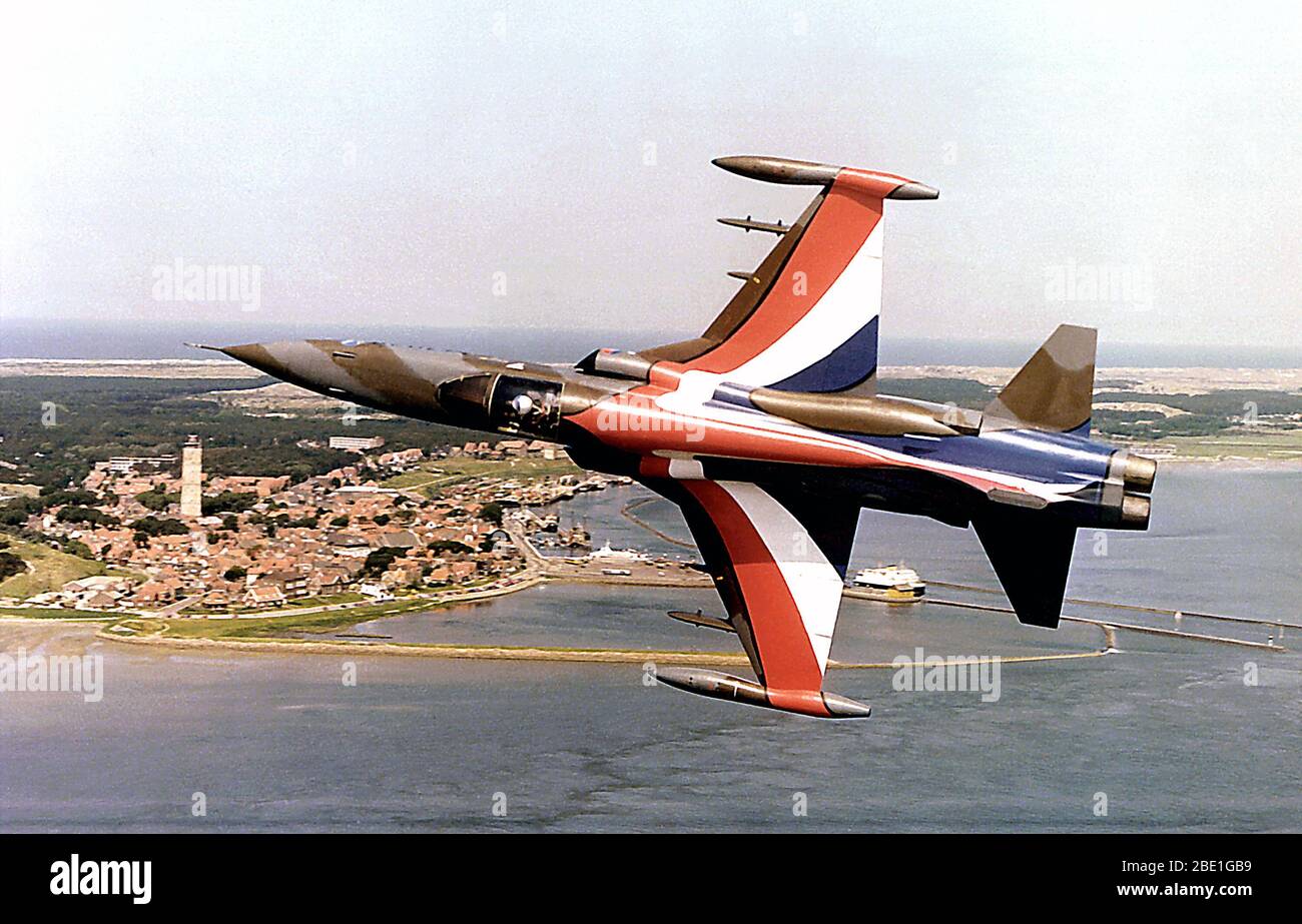 1981 - Top view of a Royal Netherlands Air Force NF-5 aircraft, banking ...