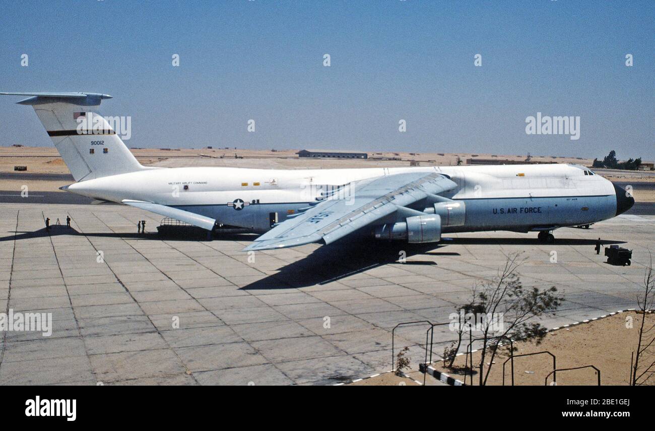 1980s parked airplanes hi-res stock photography and images - Alamy