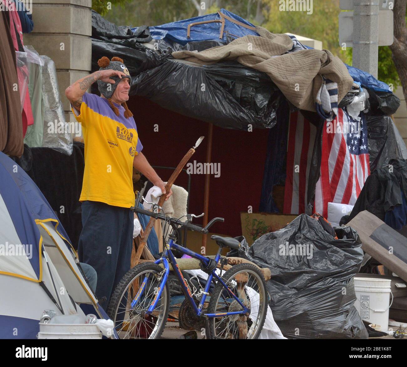Homeless veteran hi-res stock photography and images - Alamy