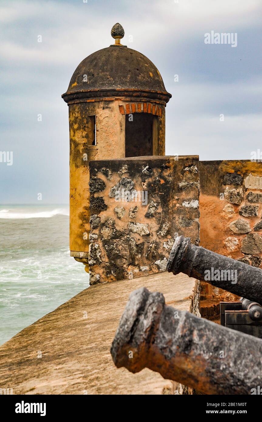 spanish fort in the caribbean with cannons Stock Photo - Alamy
