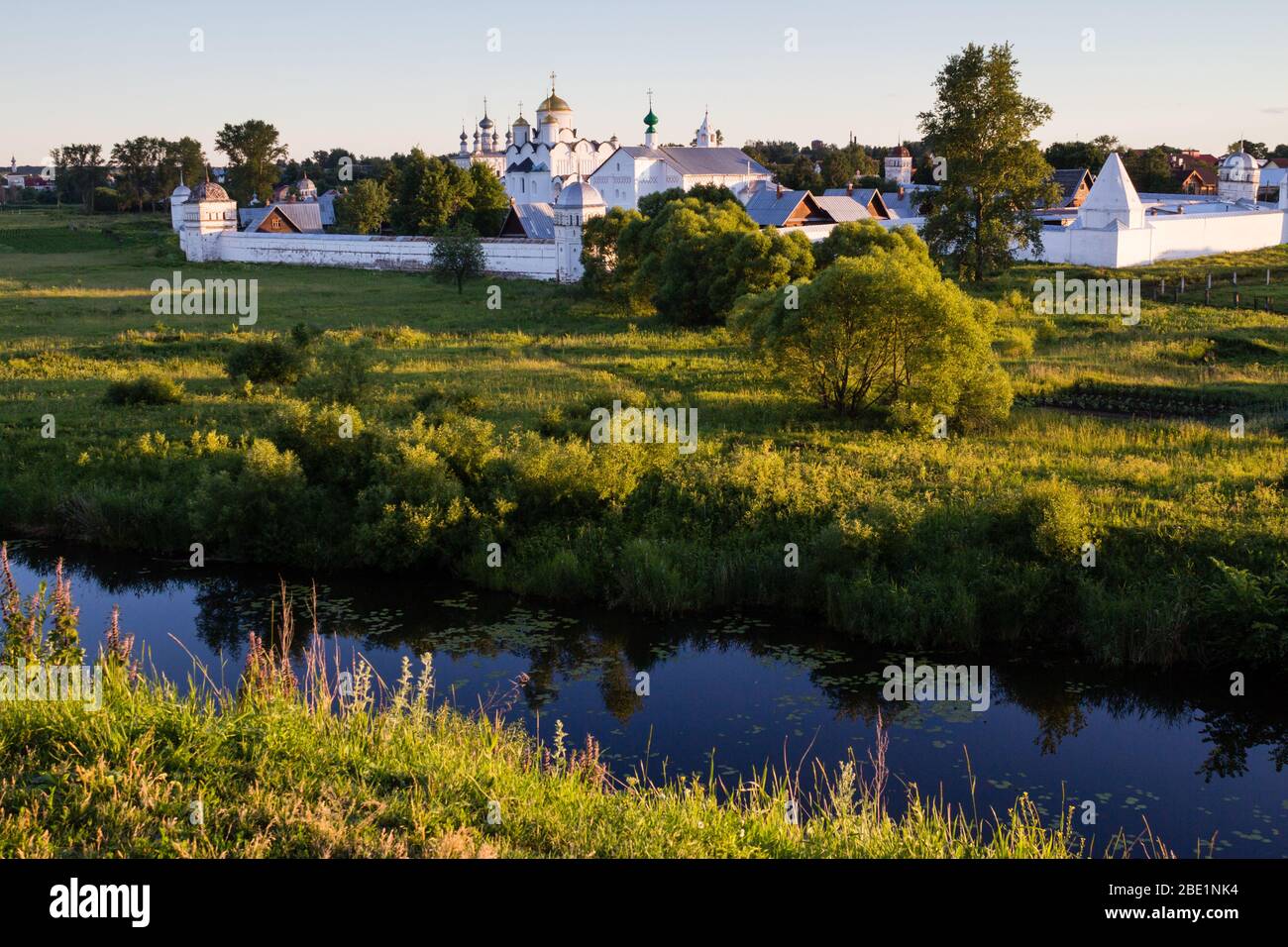Russia setting hi-res stock photography and images - Alamy