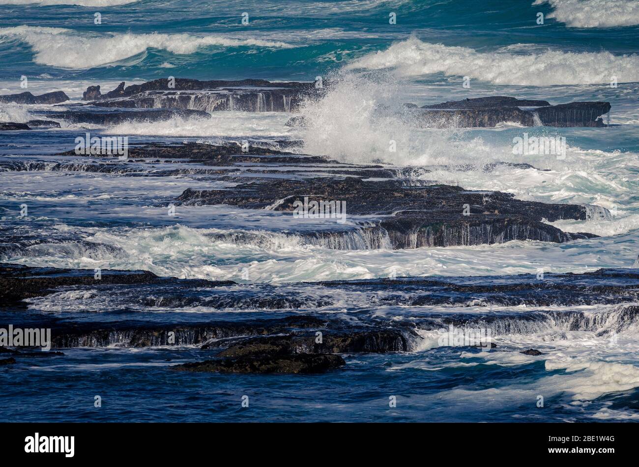 Waves ocean swells hi-res stock photography and images - Alamy
