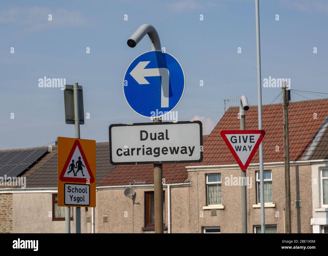 Welsh road signs hi-res stock photography and images - Alamy
