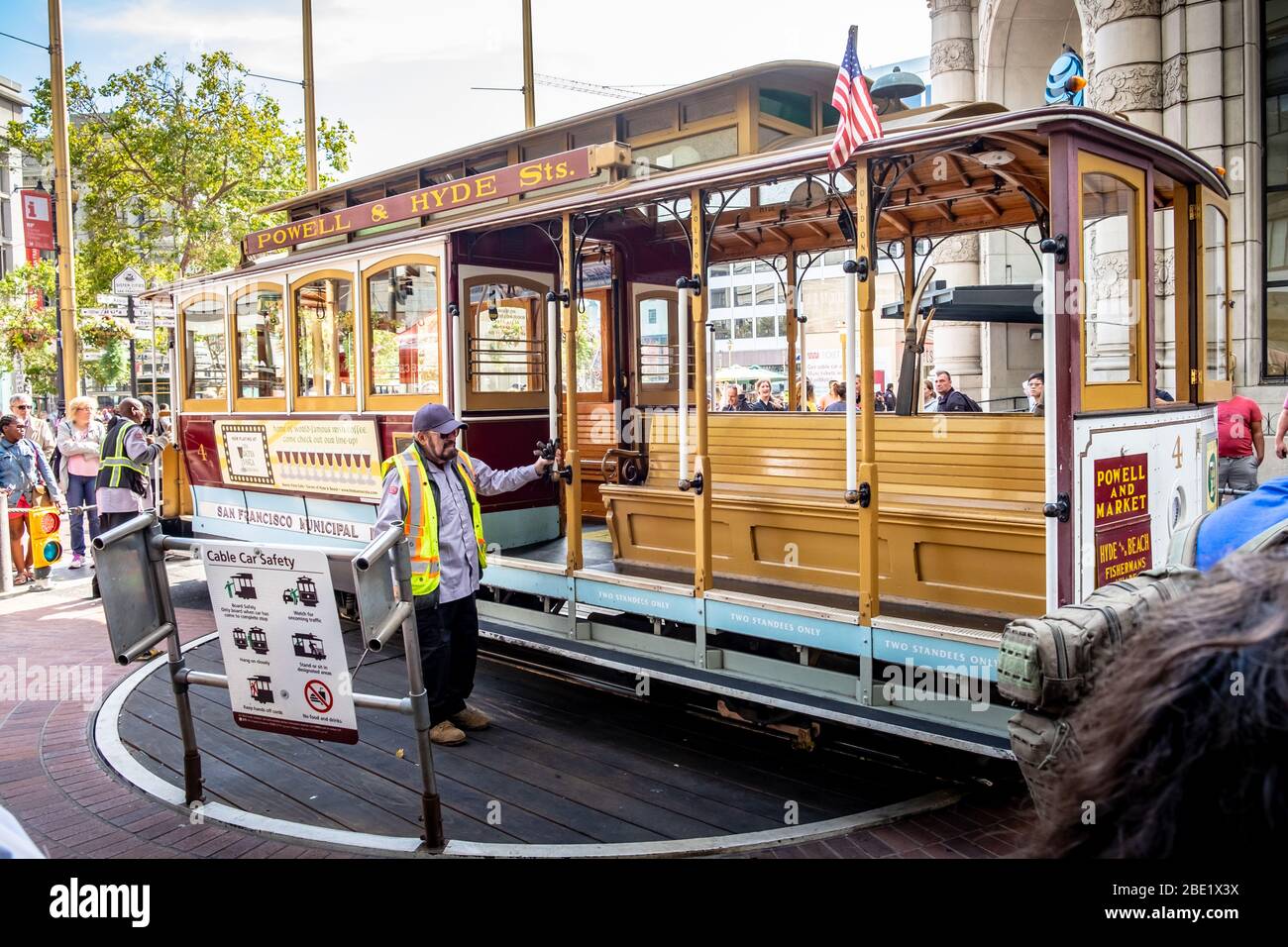 Cable transportation system hi-res stock photography and images - Alamy