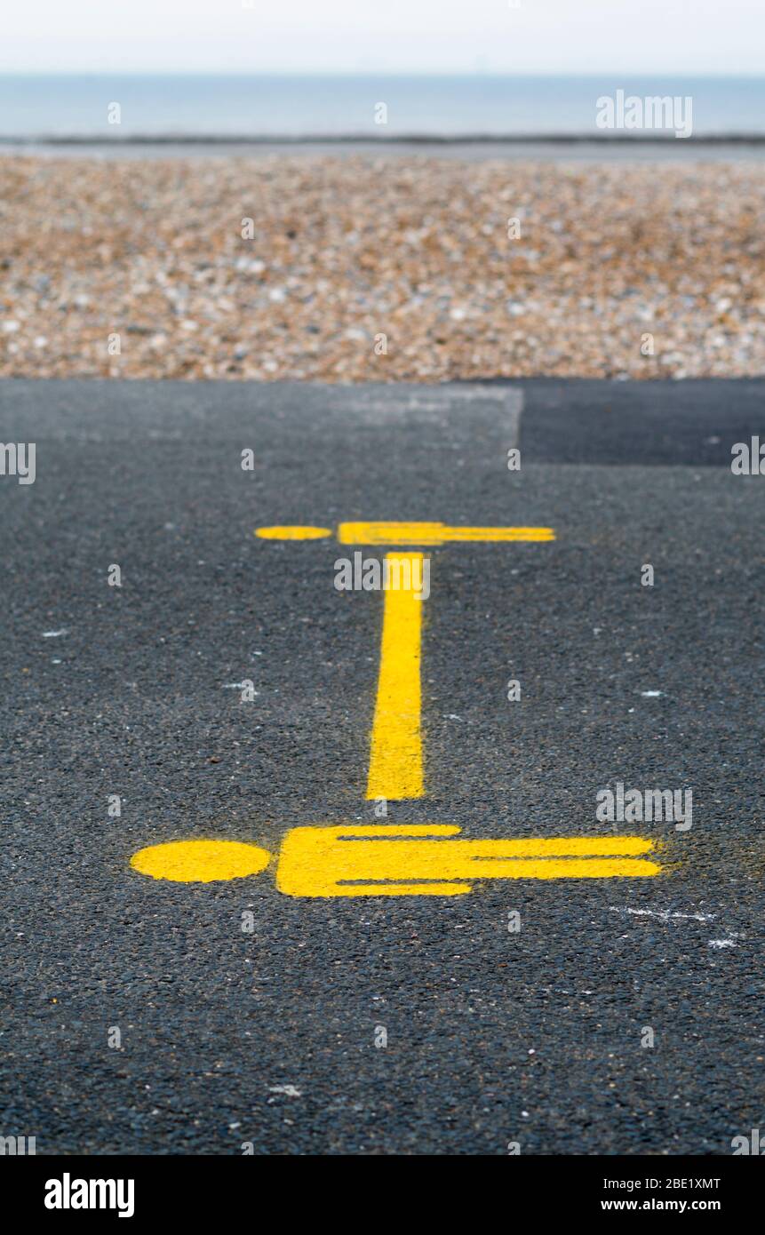 Safe distance of 2 metres sign hi-res stock photography and images - Alamy