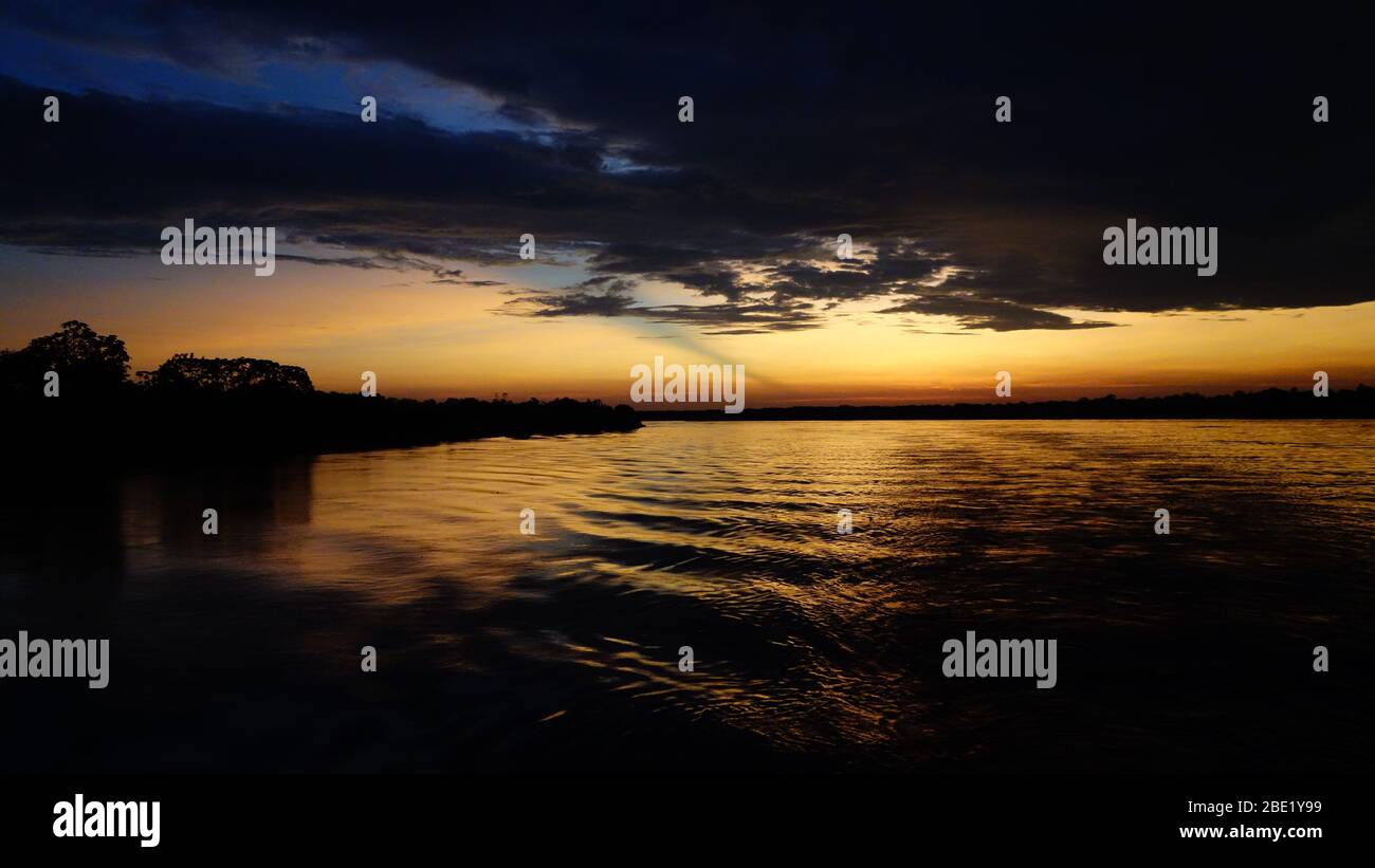 Amazon river village hi-res stock photography and images - Alamy