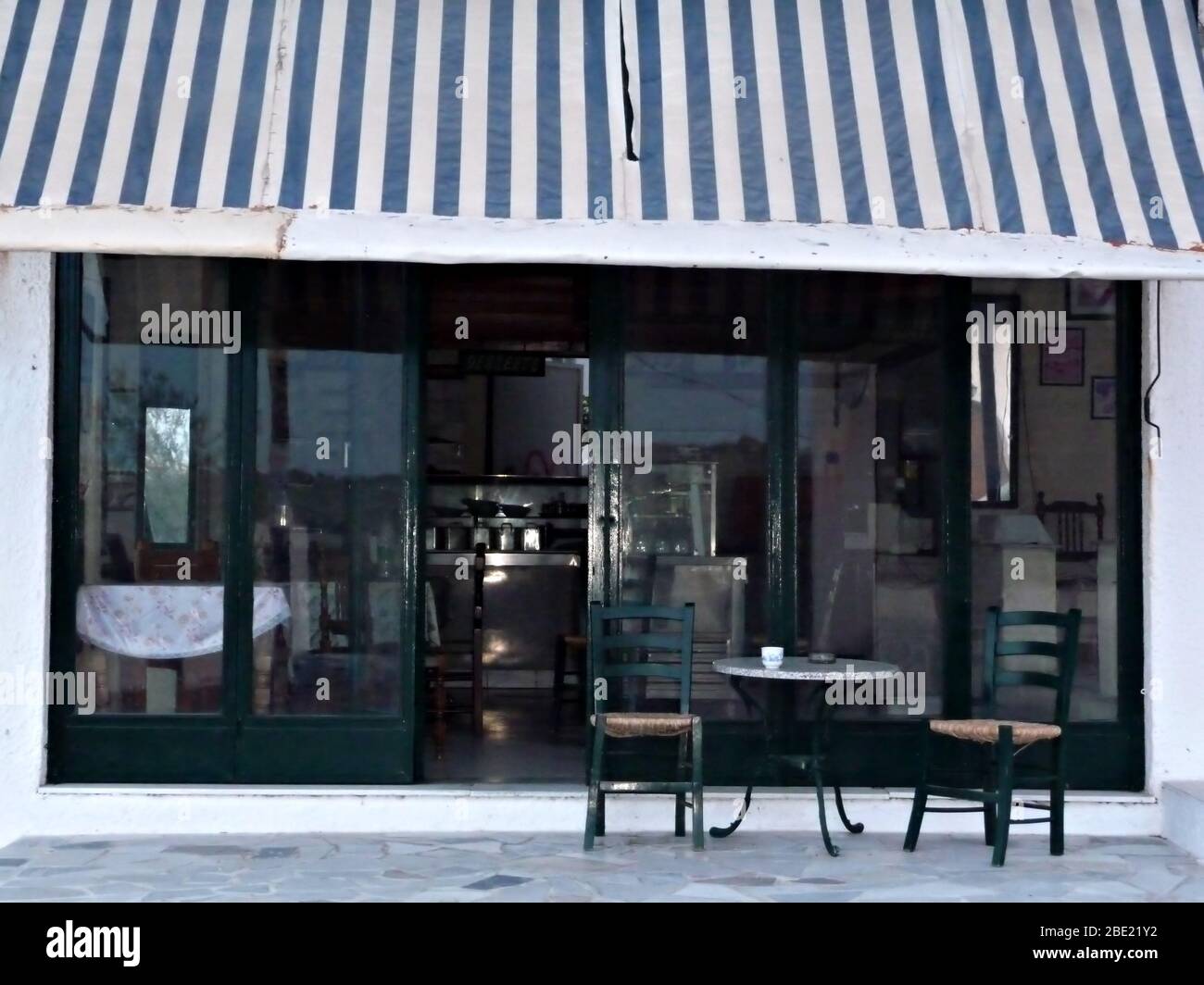 Local fast food restaurant preparing for the afternoon opening Stock ...